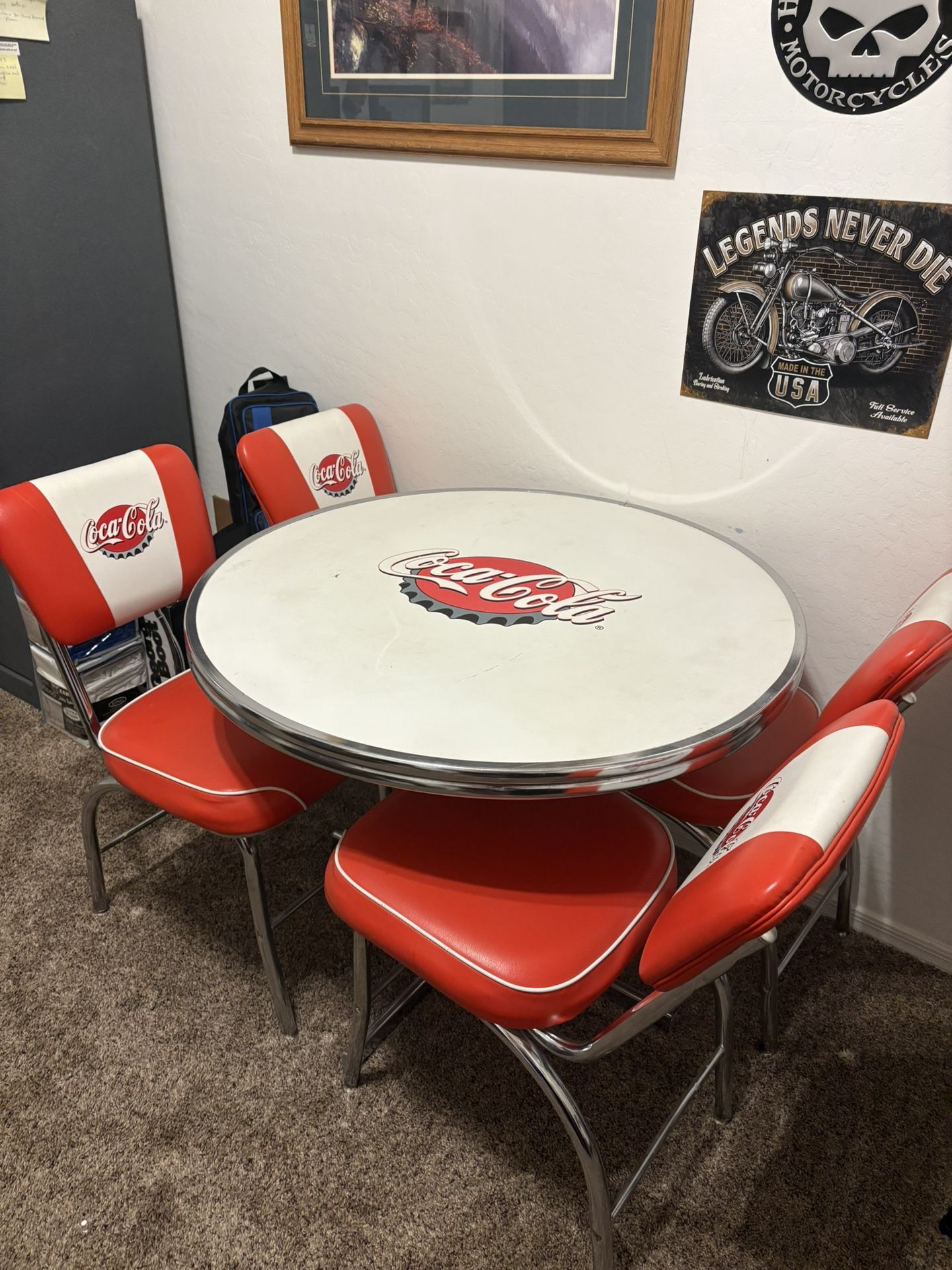 Coca Cola Table And Chairs for Sale in Gilbert, AZ - OfferUp