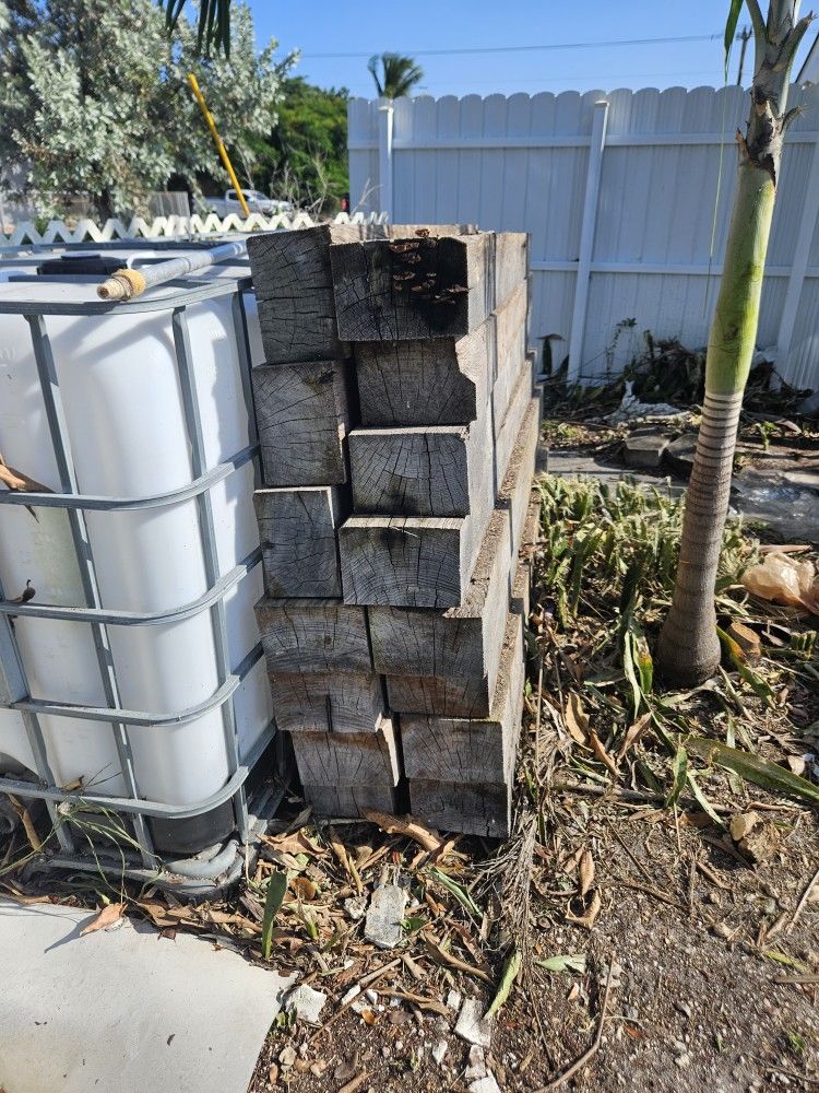 Water Tanks 275 Gallons Caged for Sale in Miami, FL - OfferUp