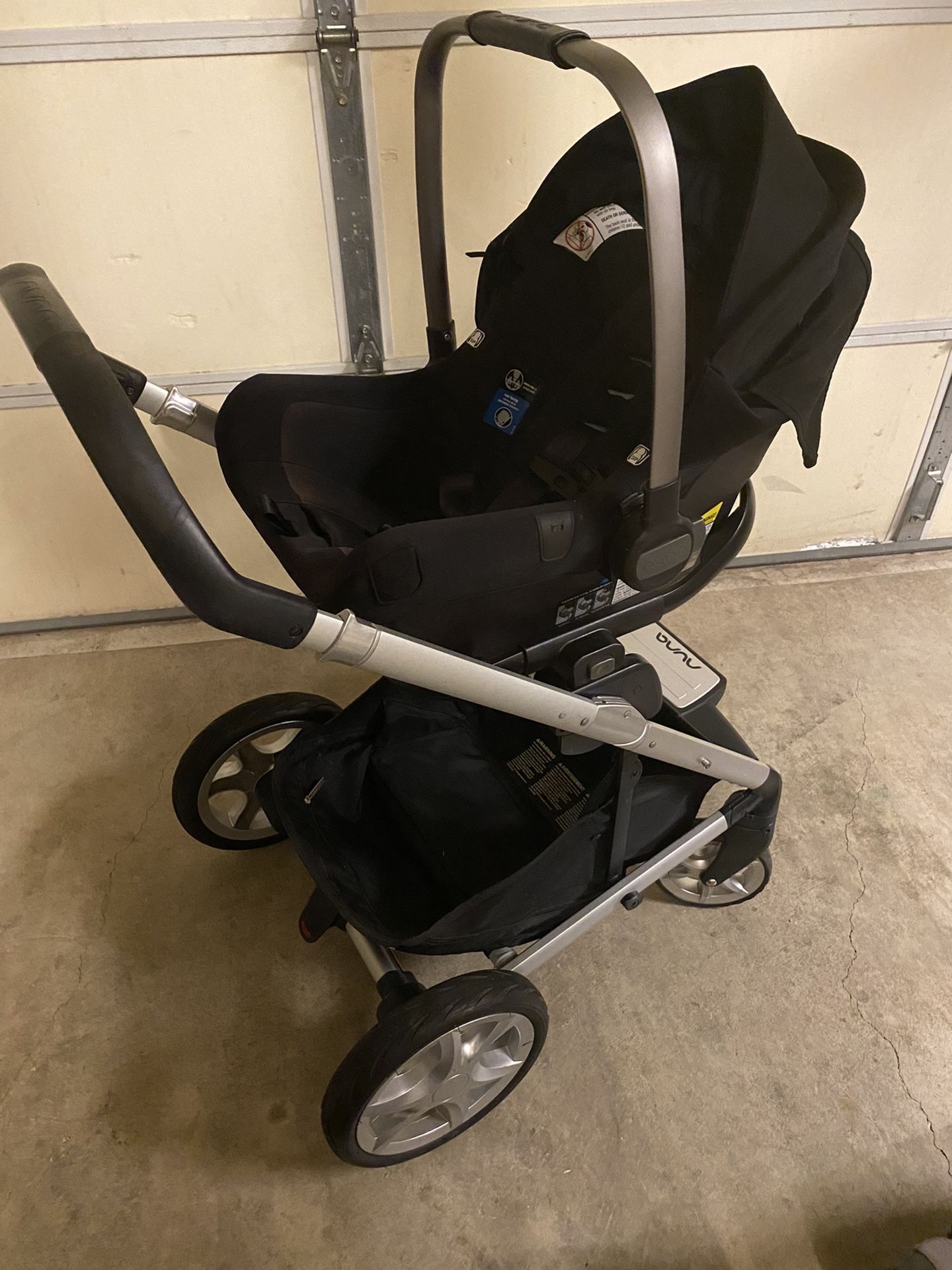 NUNA Mixx stroller / Carseat w/adapter + Toddler seat & car seat base ...