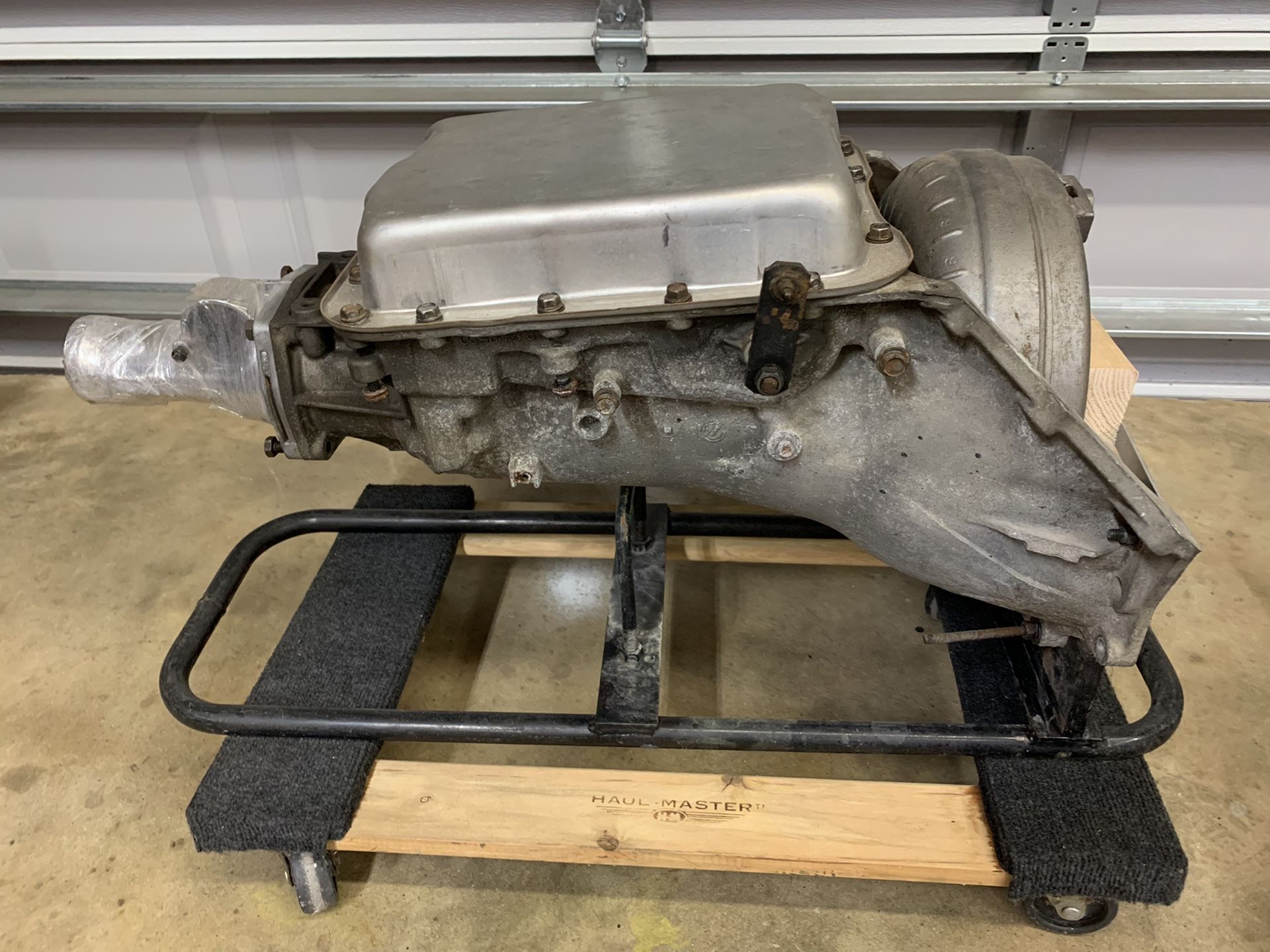4l60e Chevy 4x4 transmission with stand for Sale in Rockport, TX - OfferUp