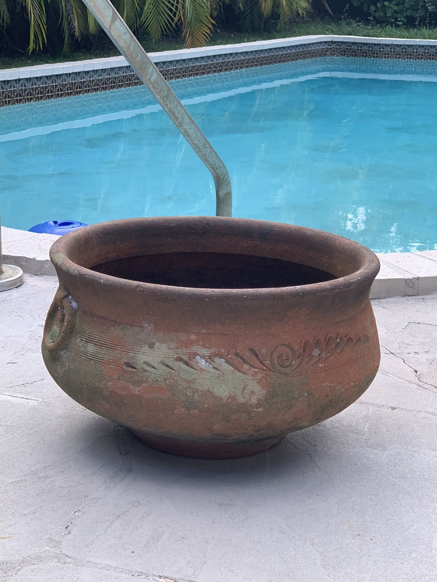 Gorgeous Terracotta Planter. for Sale in Miami, FL - OfferUp