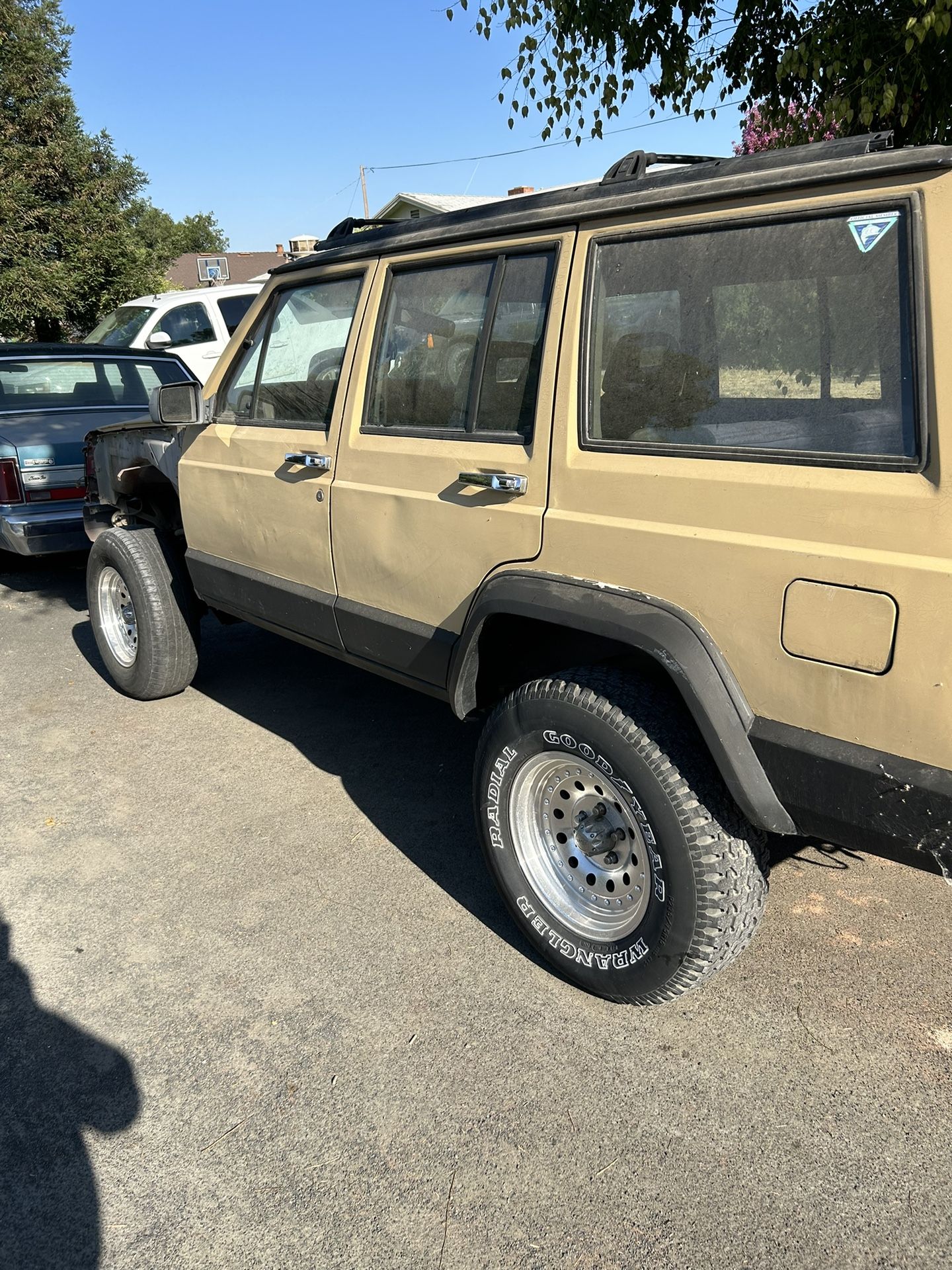 1987 Jeep Cherokee for Sale in Fresno, CA - OfferUp