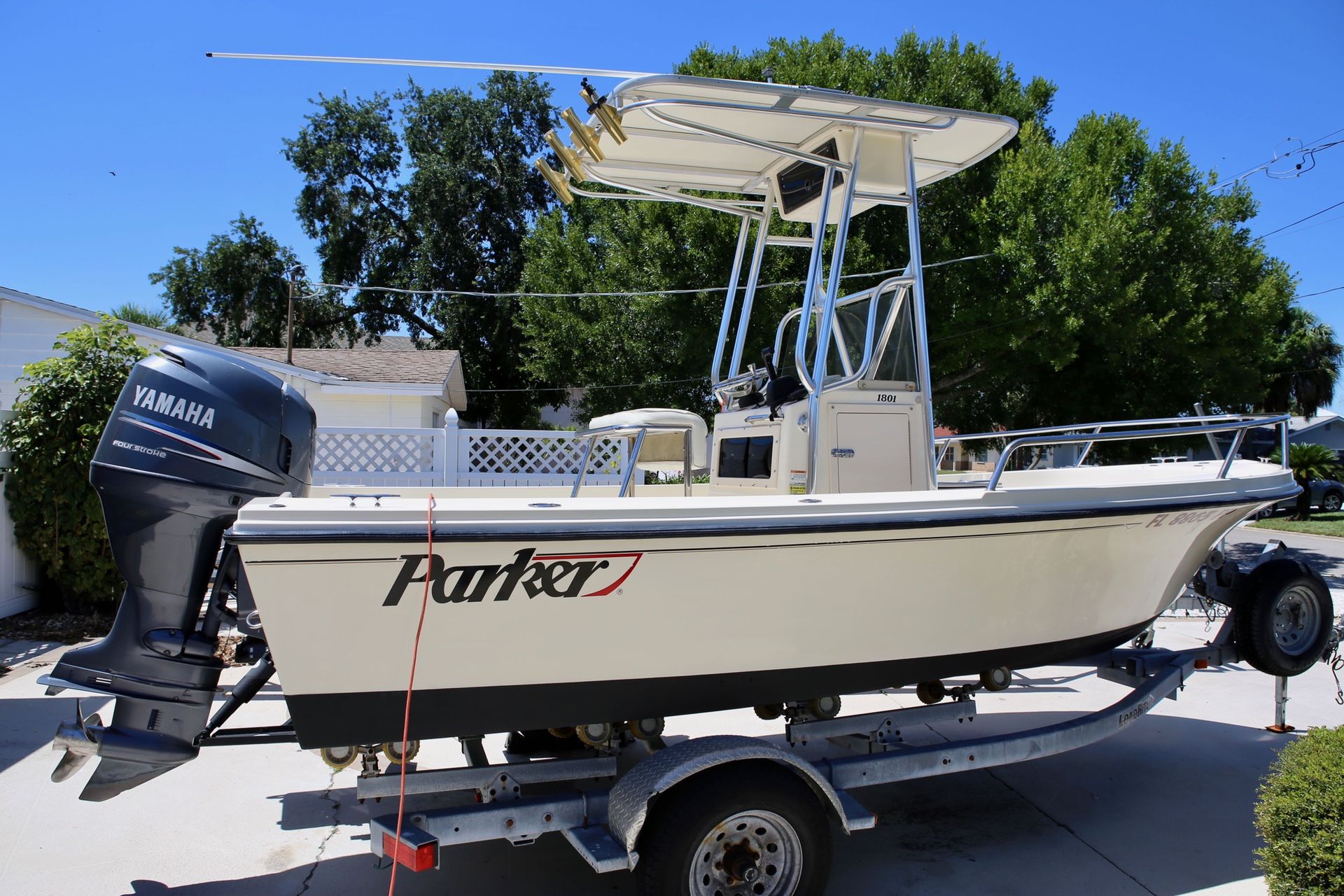 Parker 1801 – 18” foot Center Console w/ 60 gal. gas tank, 7’6” beam ...