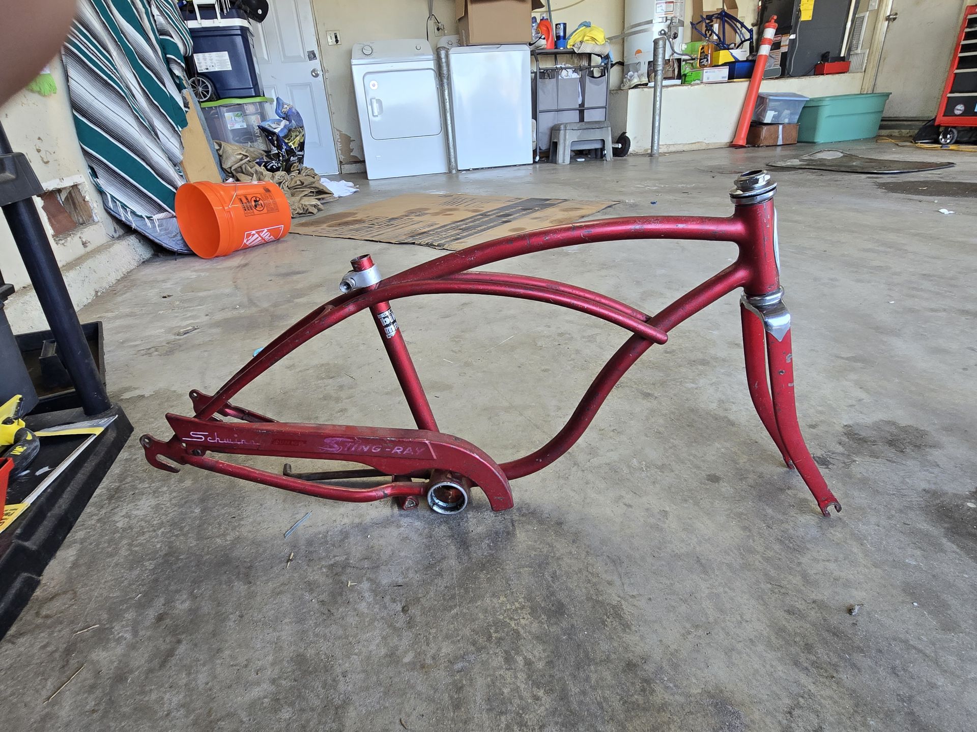 70s schwinn stingray frame for Sale in Hemet, CA - OfferUp