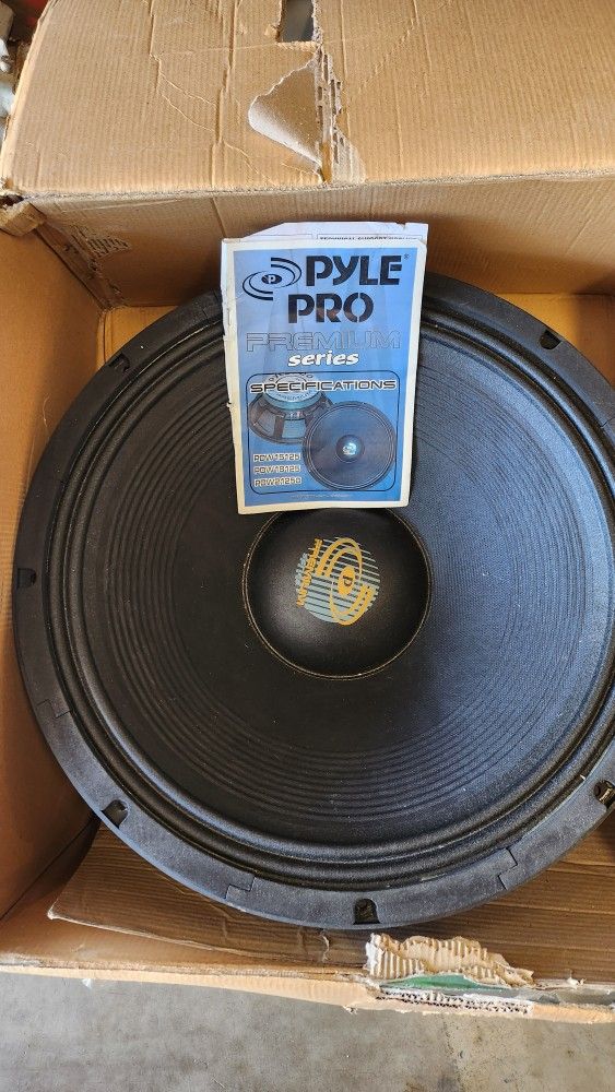 Woofer Speaker 18" Pyle Driver for Sale in Riverside, CA - OfferUp