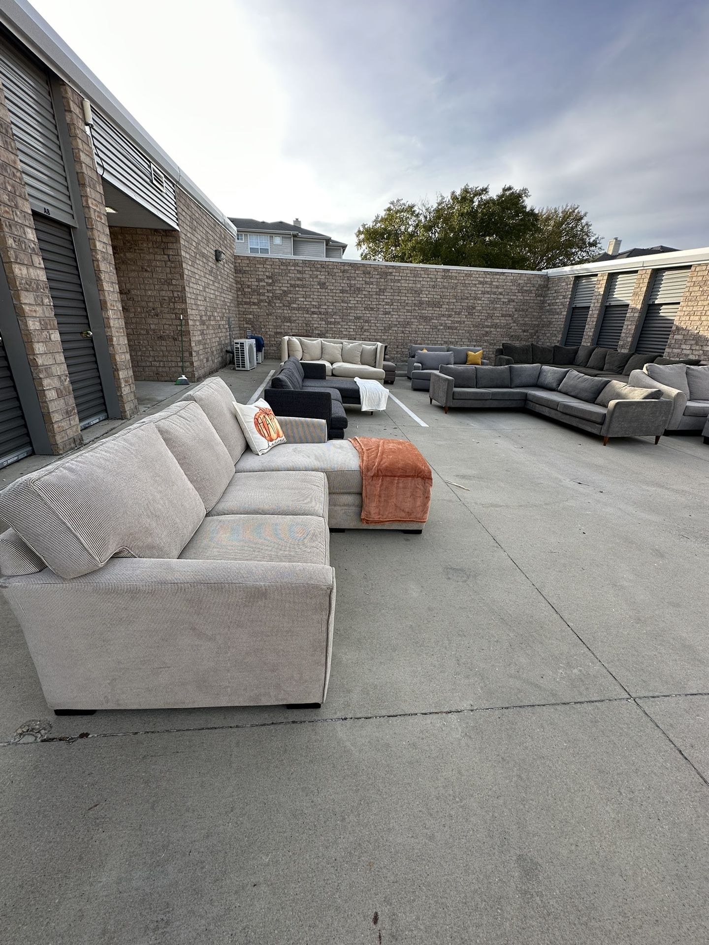 COUCH SALE for Sale in Dallas, TX - OfferUp