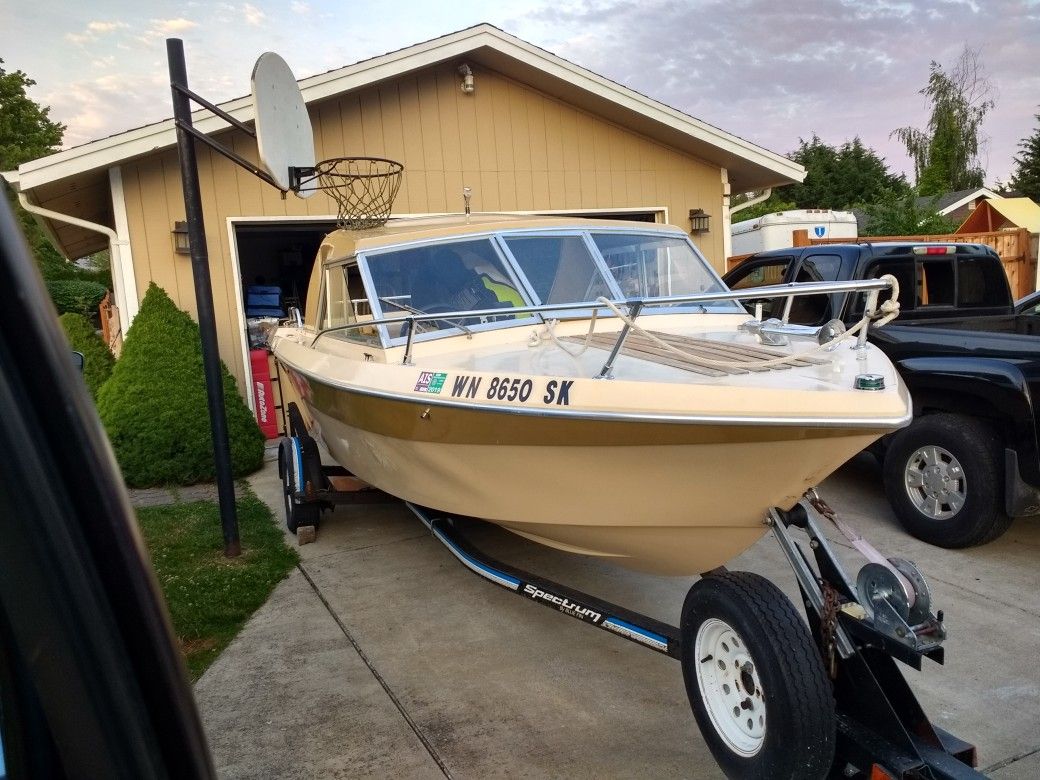 1973 reinell cabin Cruiser hard top for Sale in Mount Vernon, WA - OfferUp