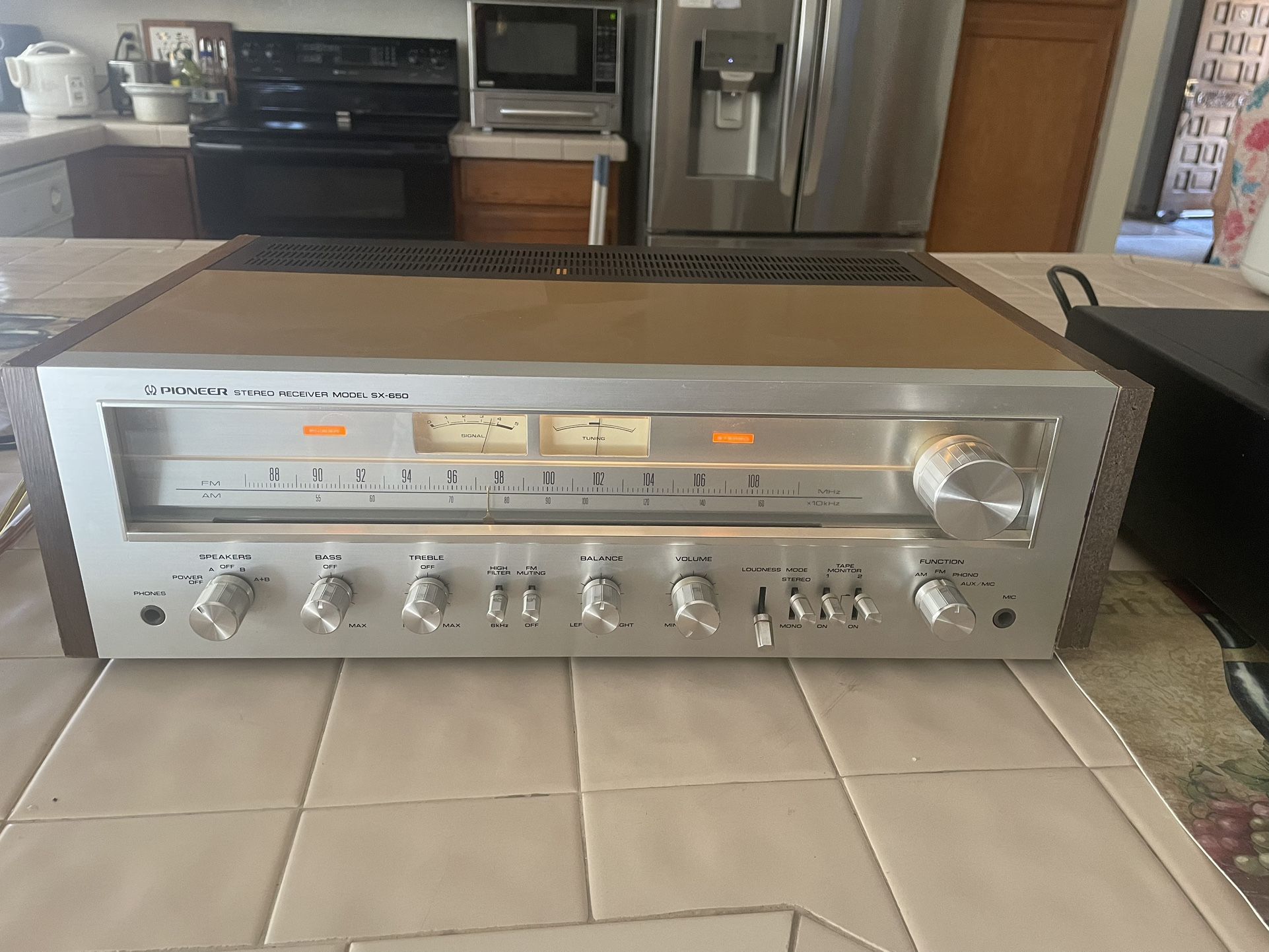 Vintage pioneer receiver Model SX - 650 silver face for Sale in Peoria ...