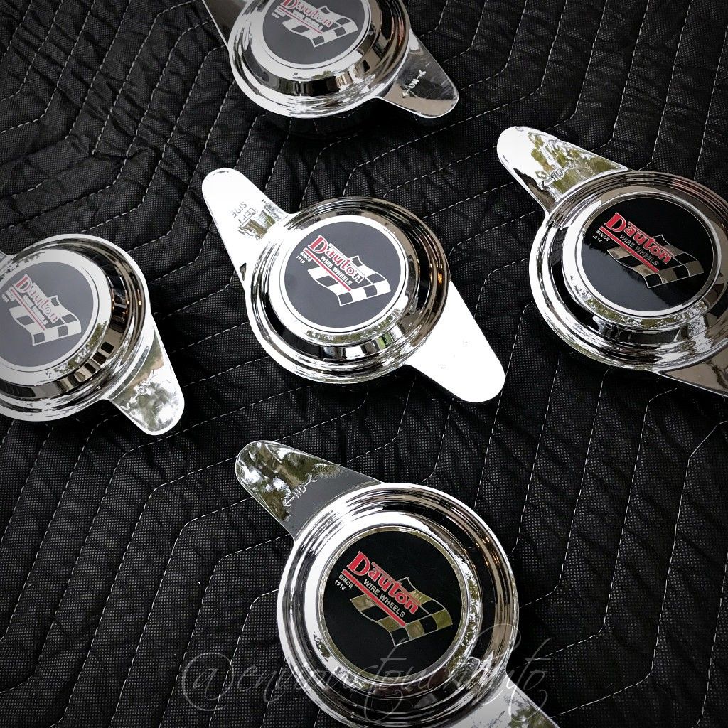 Dayton Wire Wheel Knock Offs Chrome with Chips for Sale in Pico Rivera ...