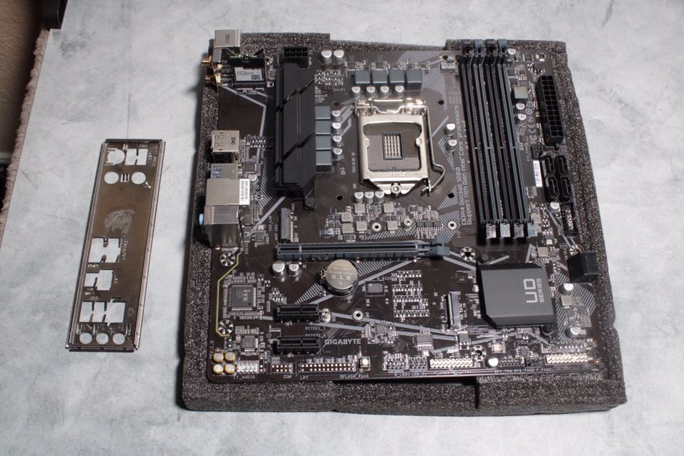 GIGABYTE B560M DS3H AC LGA 1200 Intel Motherboard for Sale in Los ...
