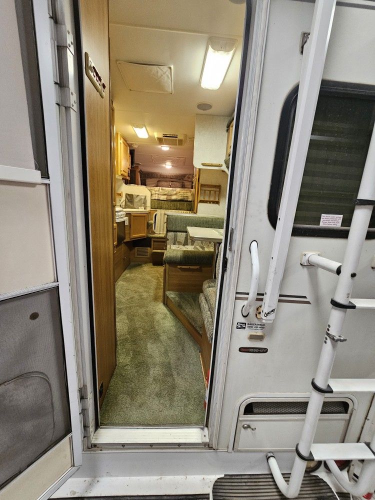 2005 Lance 1030 for Sale in Bakersfield, CA - OfferUp