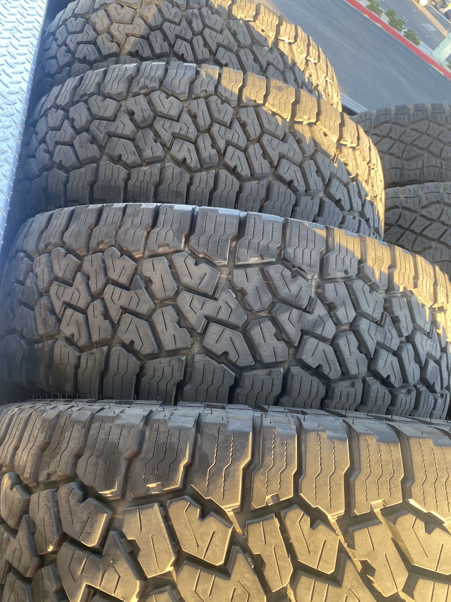 4 Falken AT3 Wildpeak 285/70/17 Like New for Sale in North Las Vegas ...