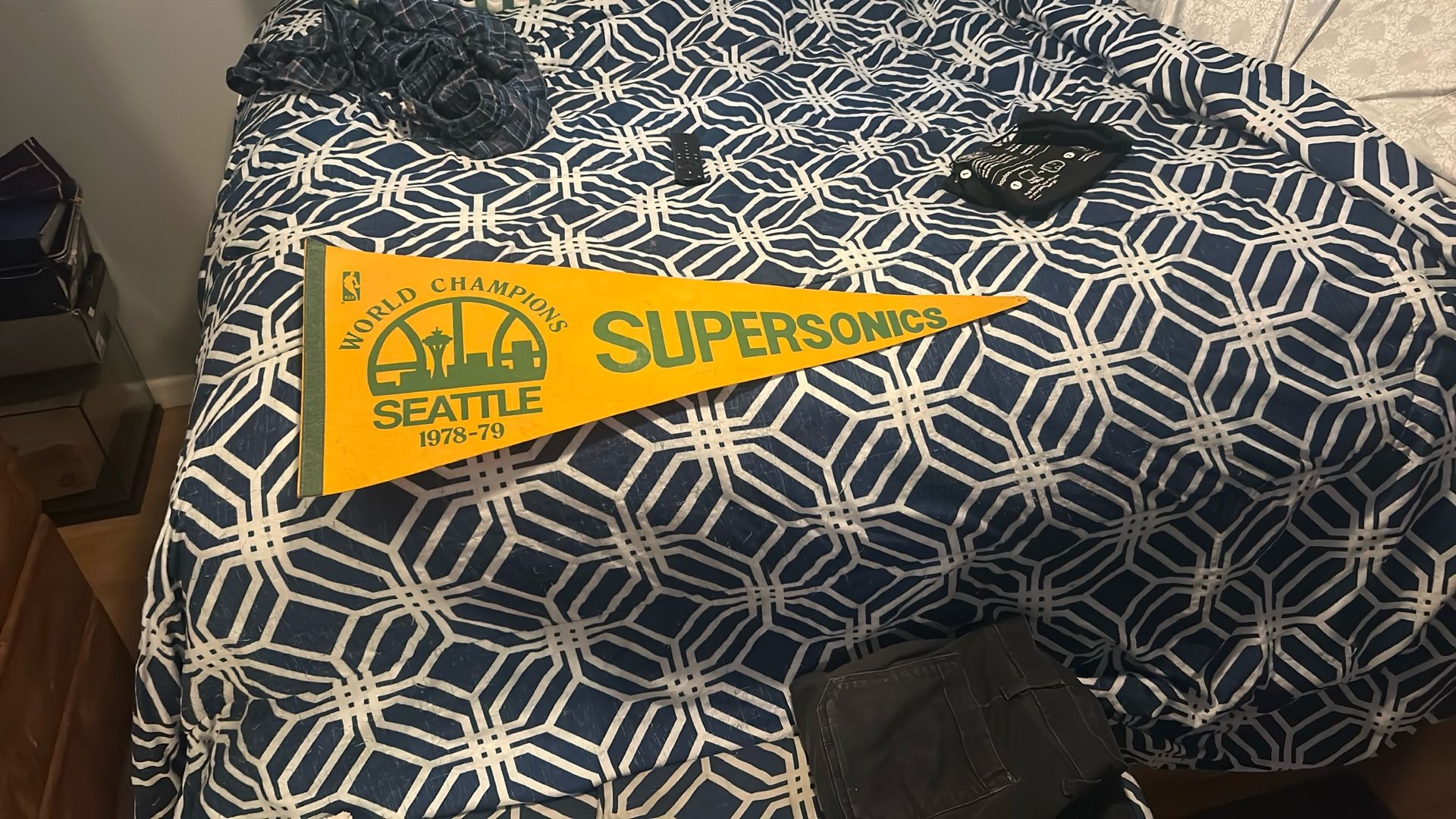 1978-79 World Champions Seattle SuperSonics Pennant for Sale in Everett ...