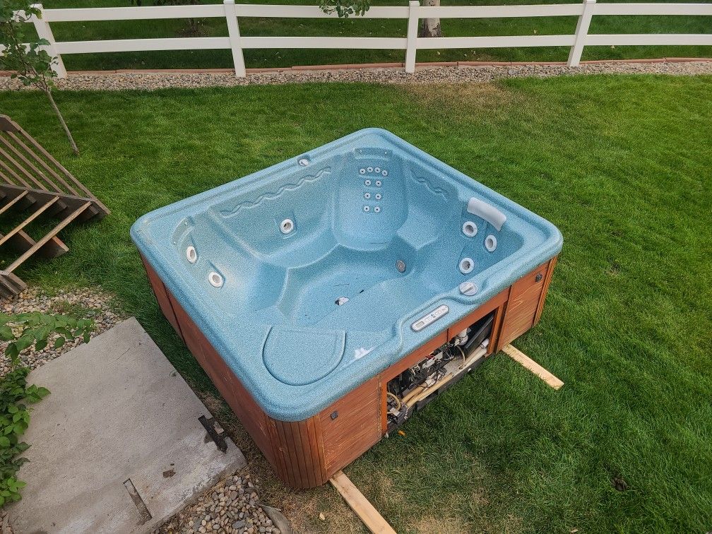 Tiger River Bengal Hot Tub for Sale in Loveland, CO - OfferUp