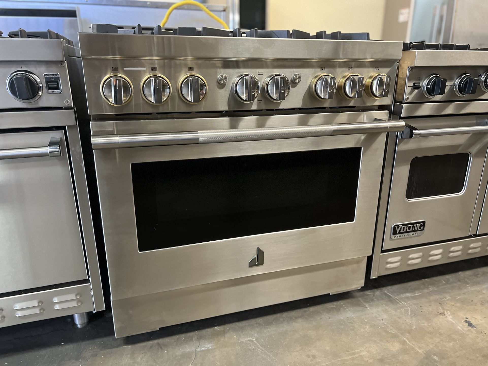 Jenn Air 36”Wide All Gas Range Stove In Stainless Steel for Sale in San ...