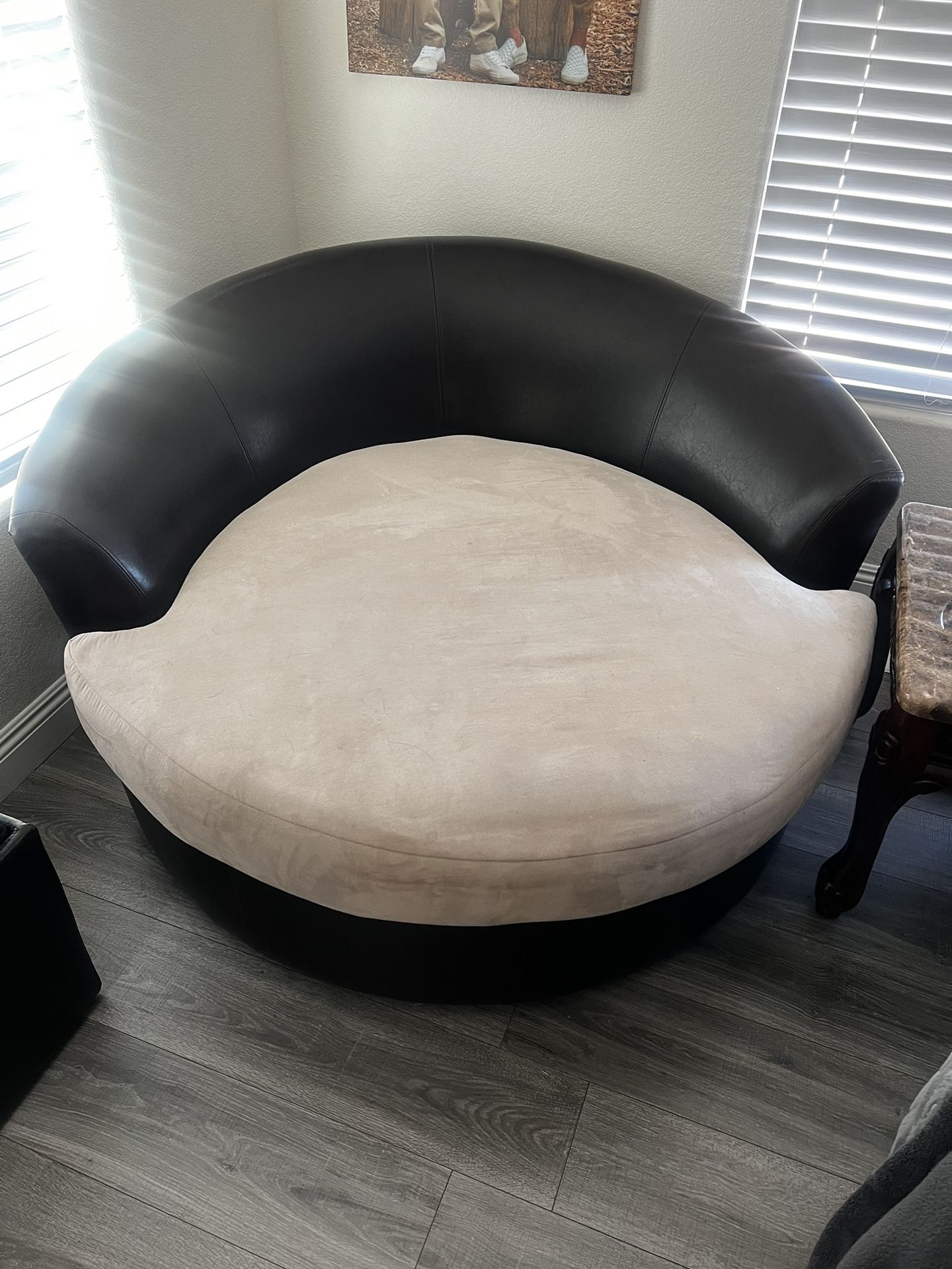 Circle Couch for Sale in Las Vegas, NV - OfferUp