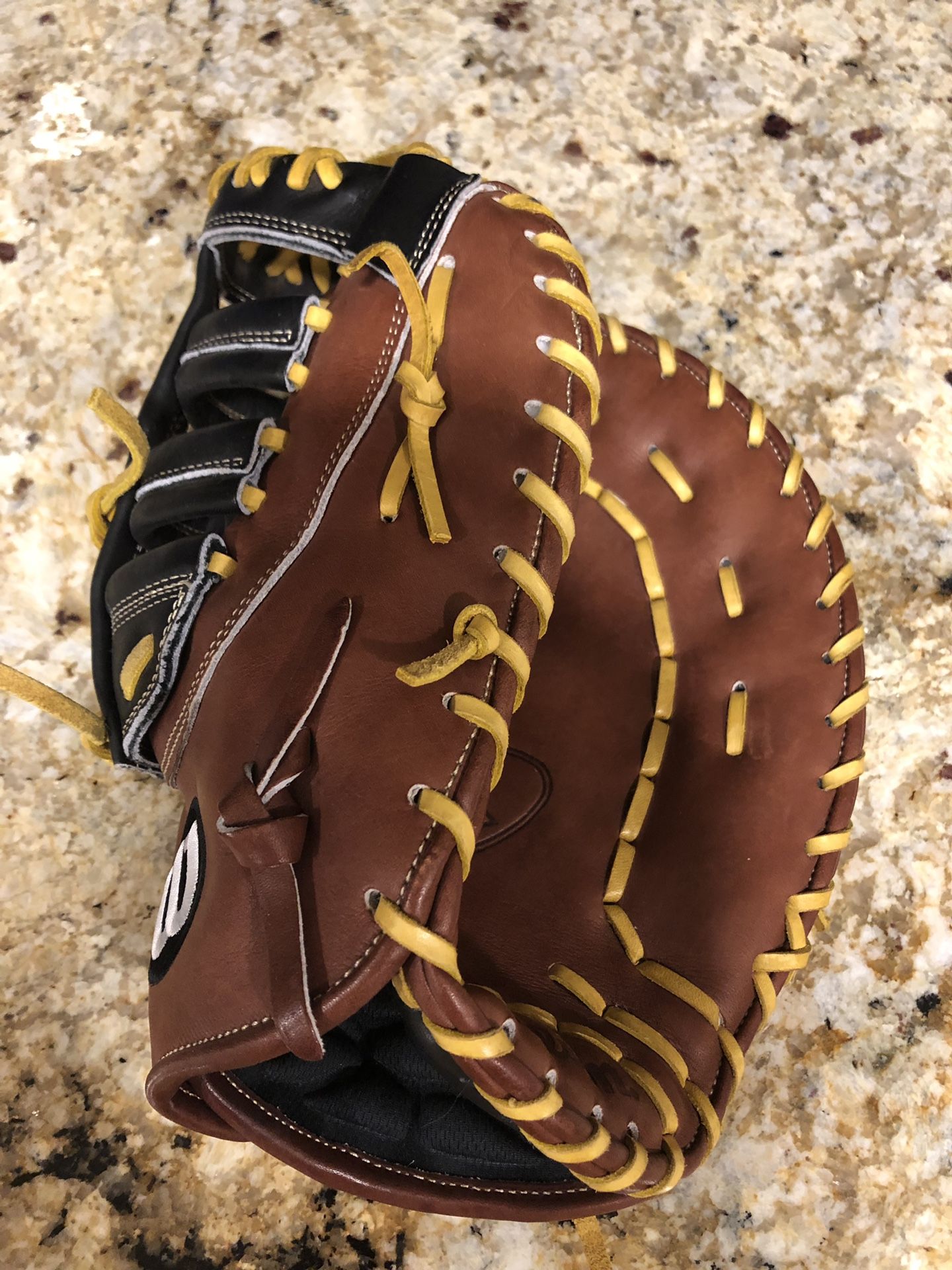 Wilson A2K 2800 First Base Baseball Glove RHT (A2000, HOH) for Sale in ...
