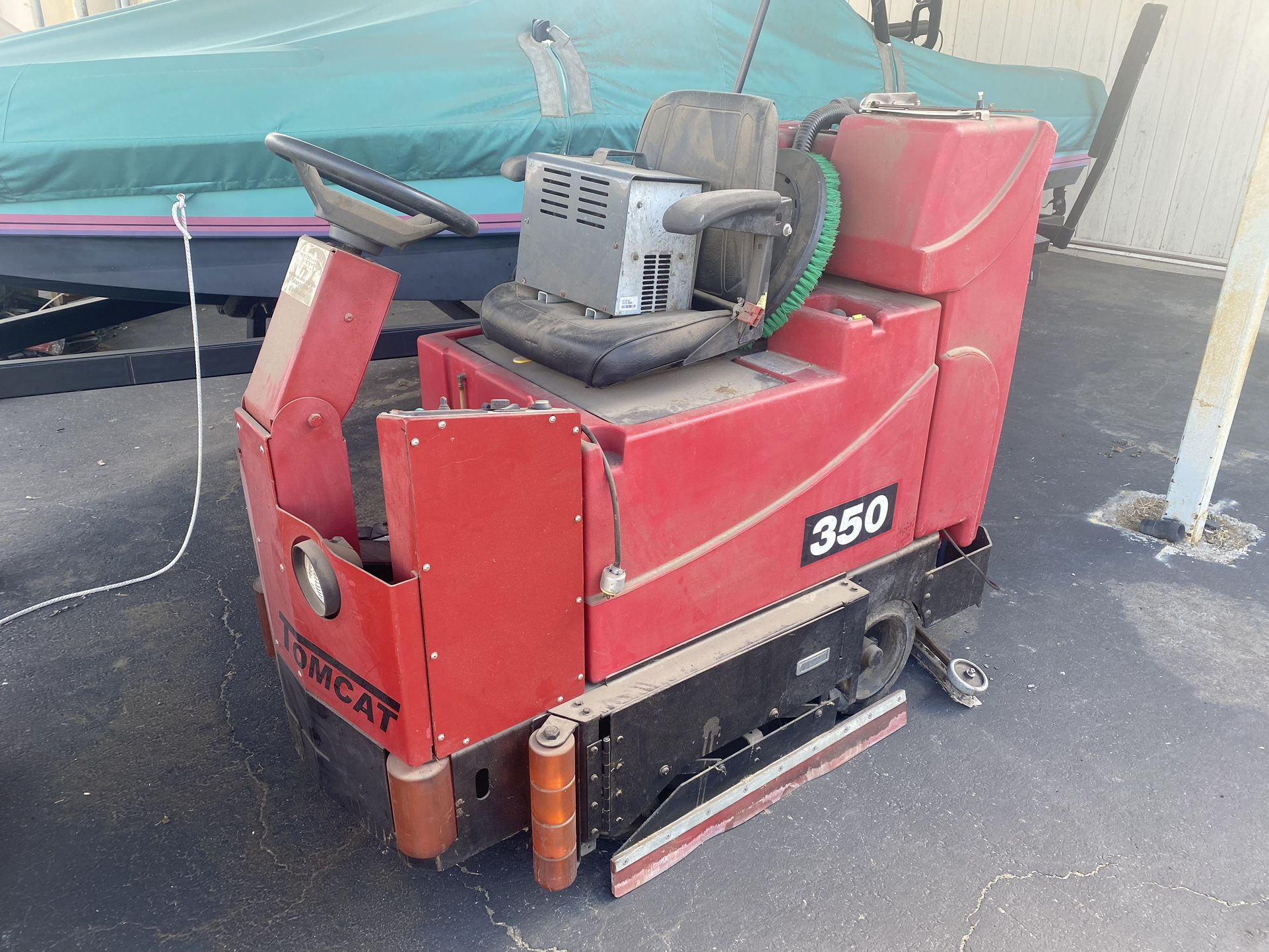 Tomcat 350 Industrial Floor Scrubber for Sale in Chino, CA - OfferUp
