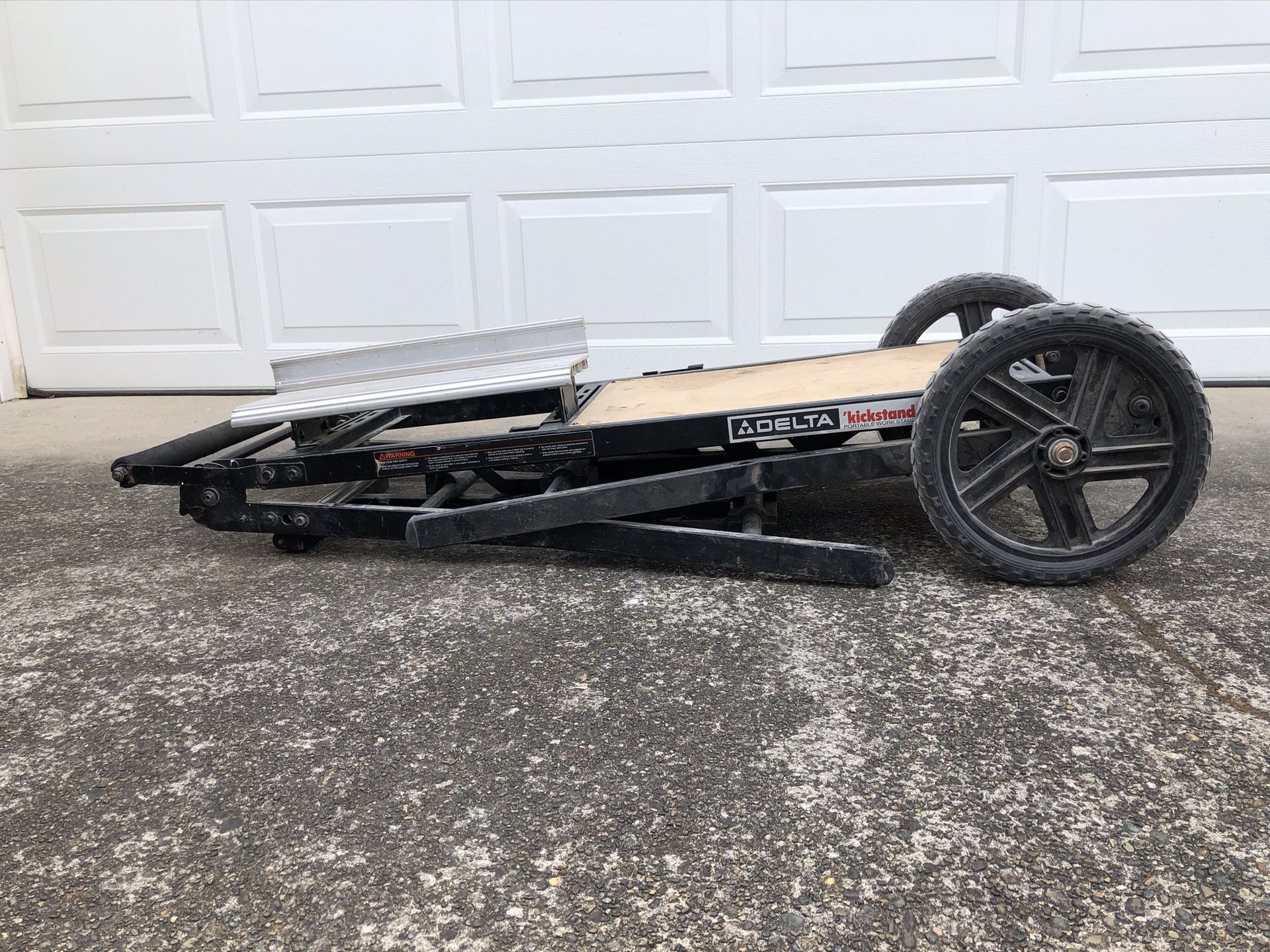 Delta ‘kickstand Portable, Rolling, and Collapsible Miter Saw Work ...