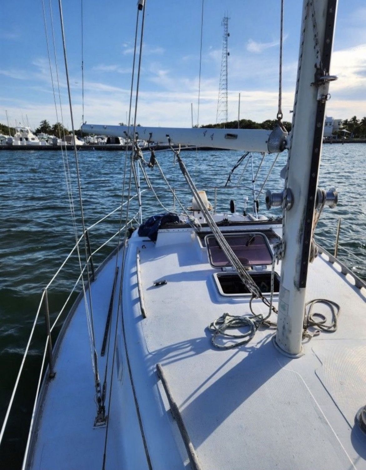 1986 Irwin yachts Vs 30 $1600 for Sale in Miami Beach, FL - OfferUp