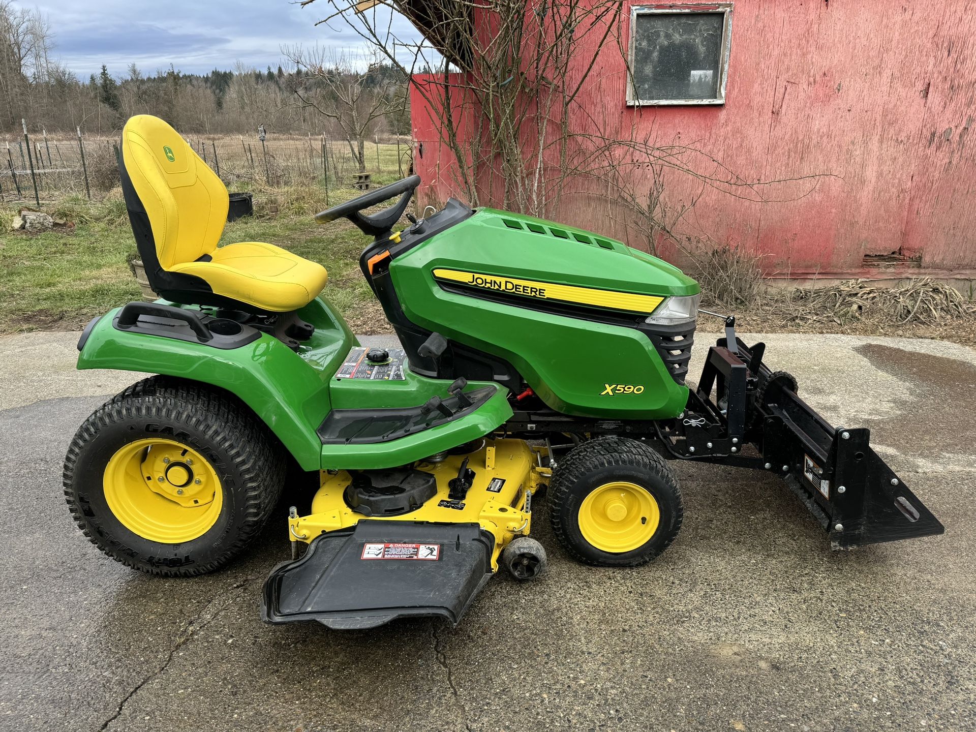 John Deere X590 Garden Tractor for Sale in Snohomish, WA - OfferUp