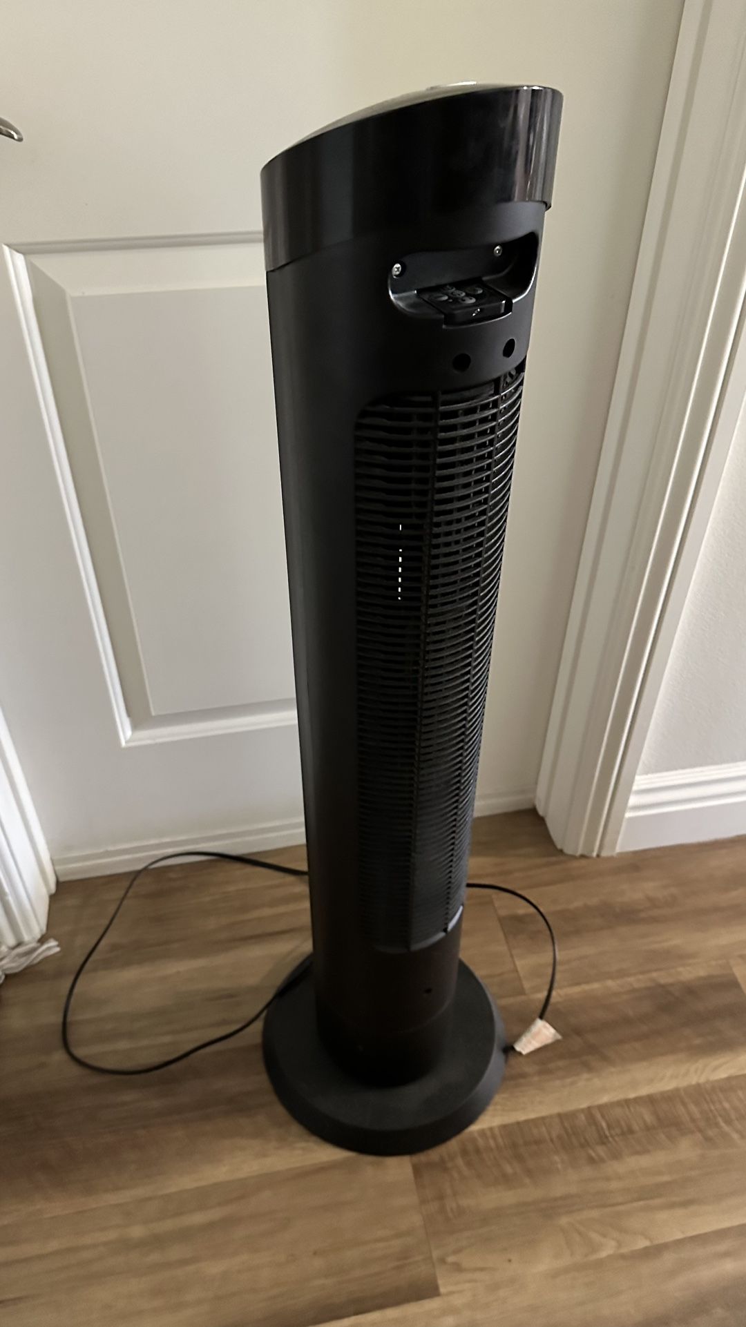 Cascade Tower Fan for Sale in Long Beach, CA - OfferUp