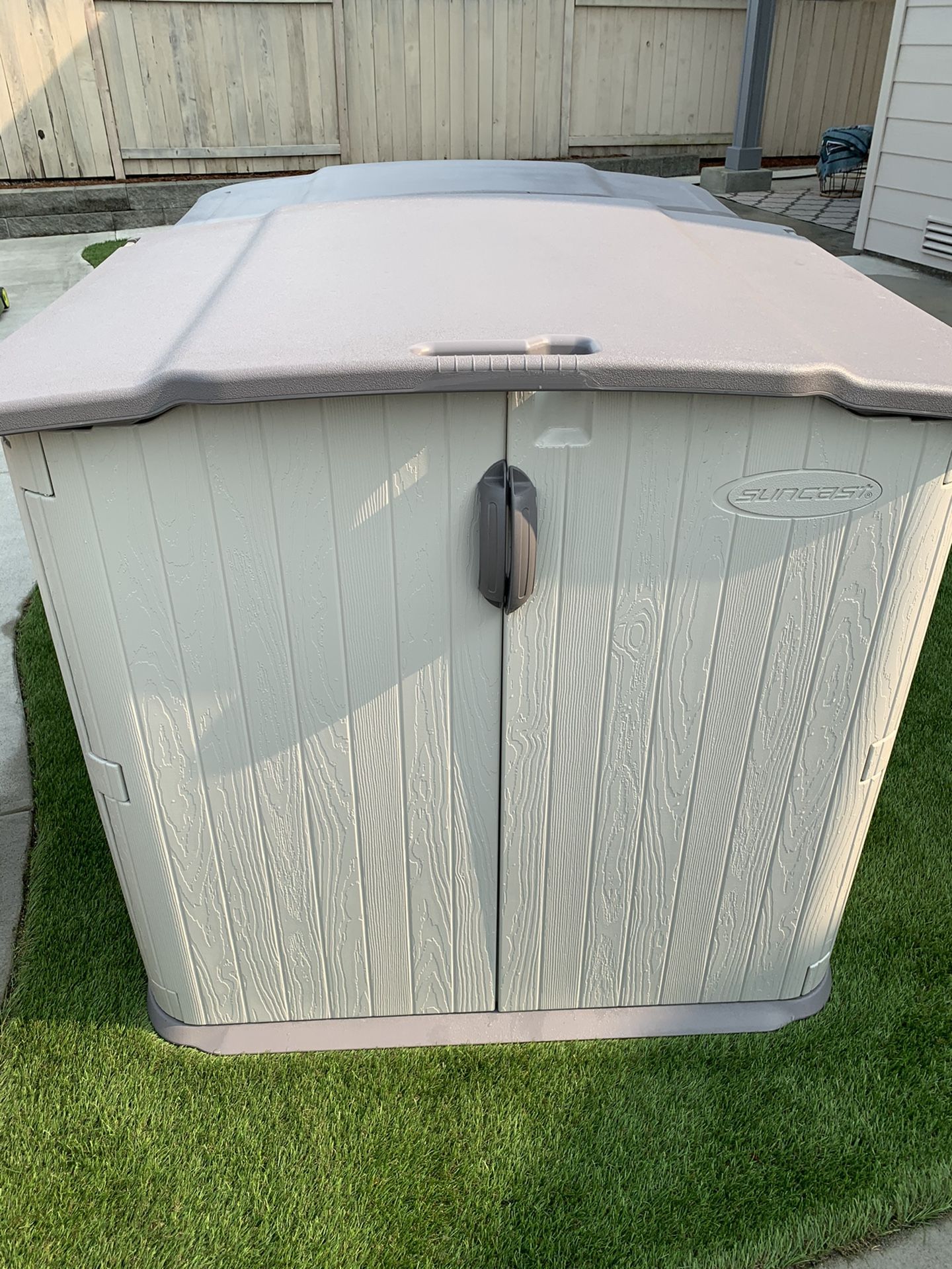 Suncast 98 cu. ft. Glidetop Horizontal Resin Storage Shed for Backyard ...