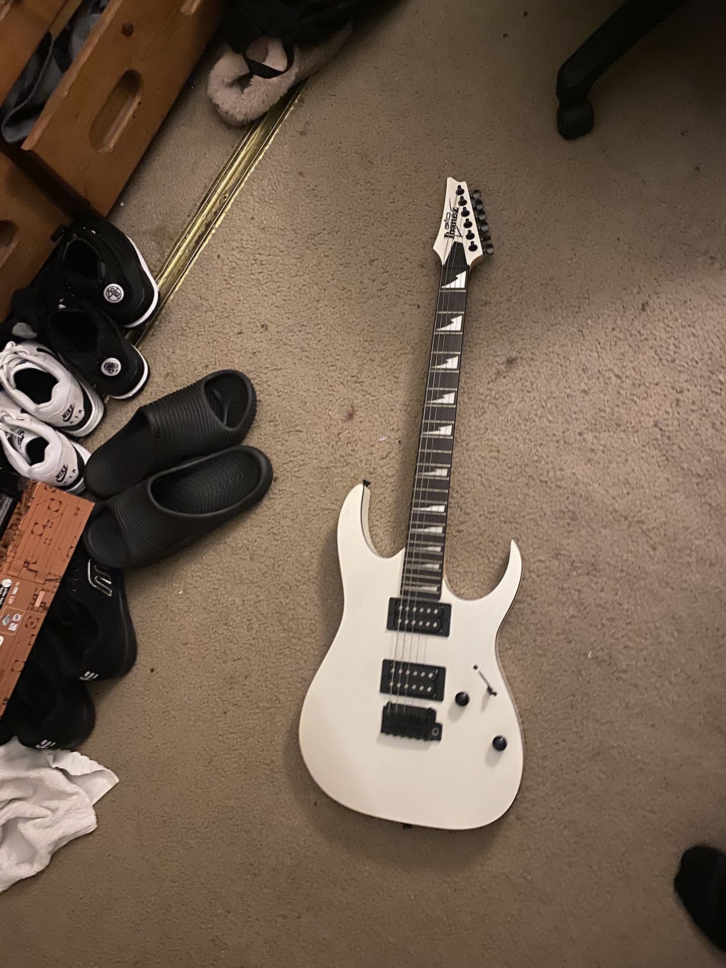 Gio Ibanez electric guitar missing one string open to offers for Sale ...