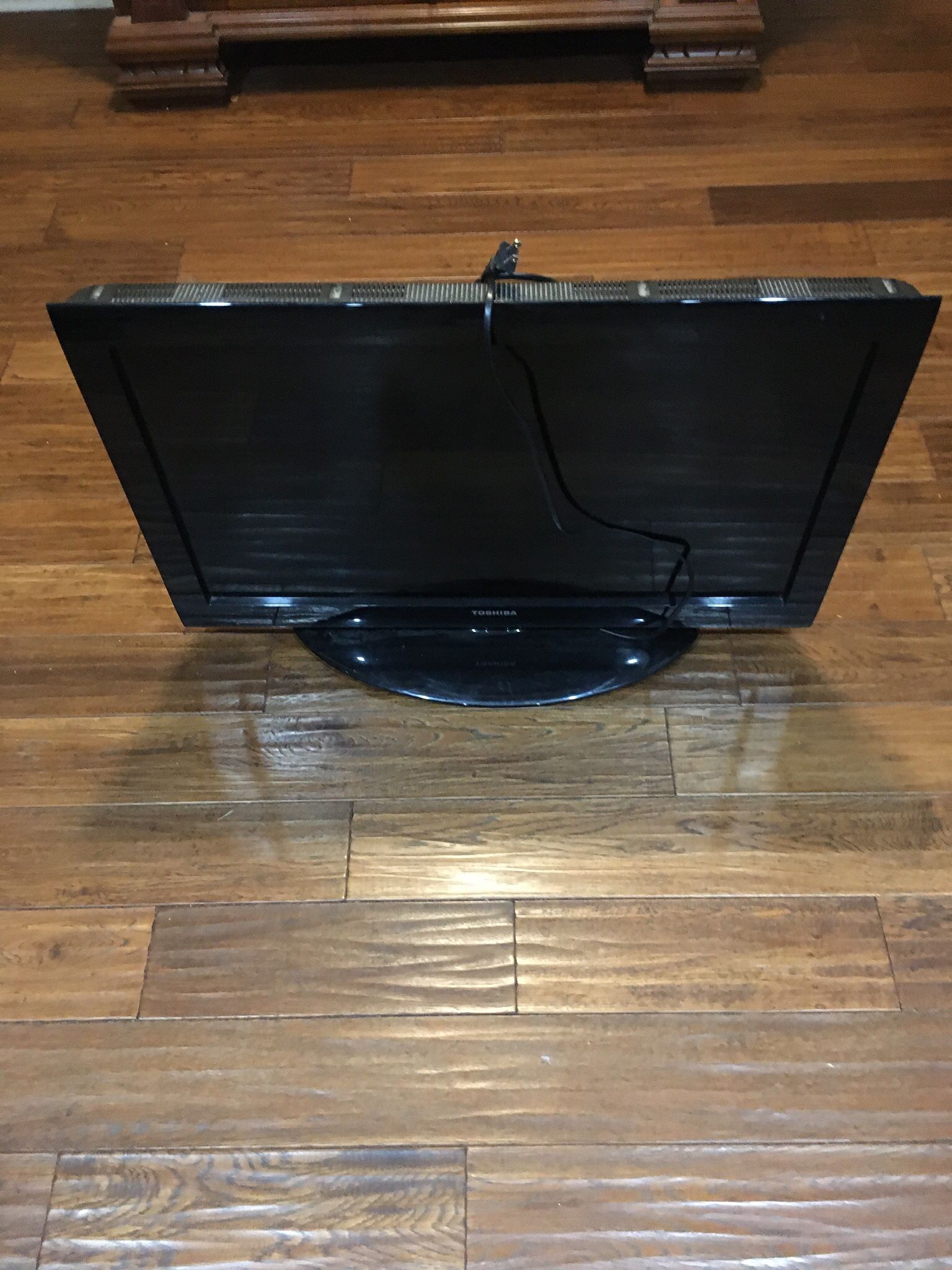 Toshiba Flat Screen TV - 30” NOT A Smart TV for Sale in San Antonio, TX ...