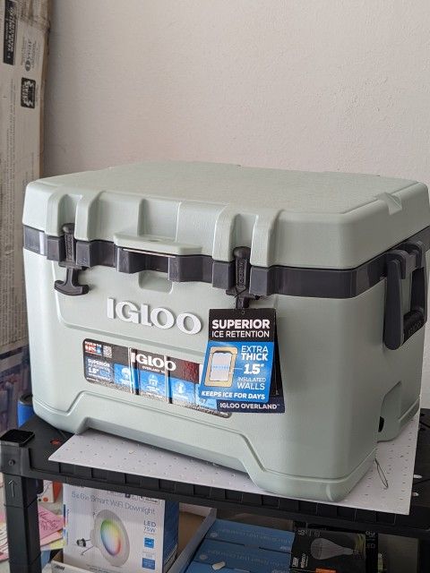 Igloo Overland 50 QT Ice Chest Cooler, Green(READ DESCRIPTION) for Sale in Las Vegas, NV - OfferUp