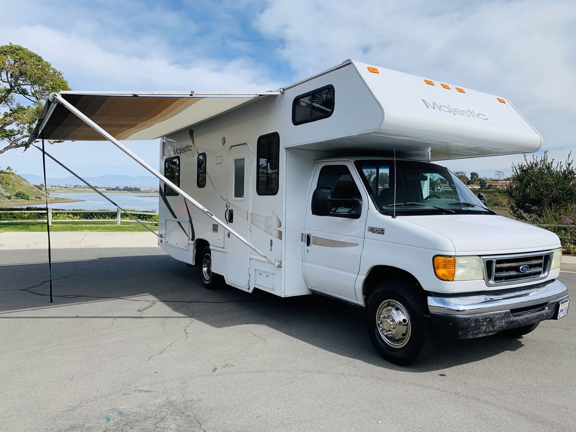 2004 Four Winds Majestic 24 FT. Class C for Sale in Newport Beach, CA ...