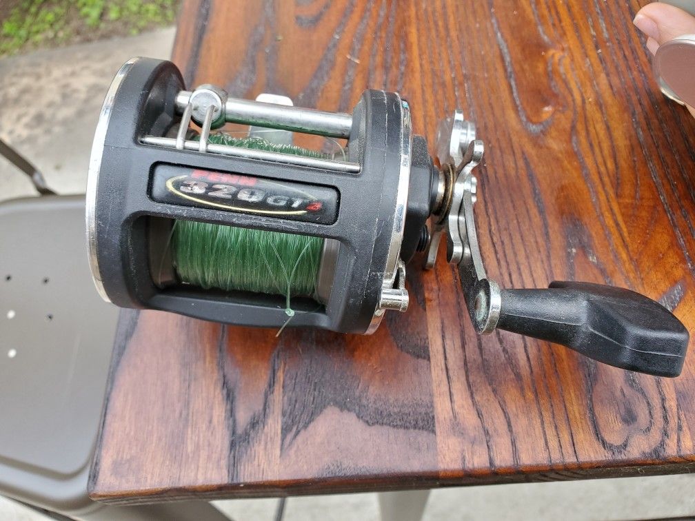 Penn 320 GT 2 level wind for Sale in San Diego, CA - OfferUp