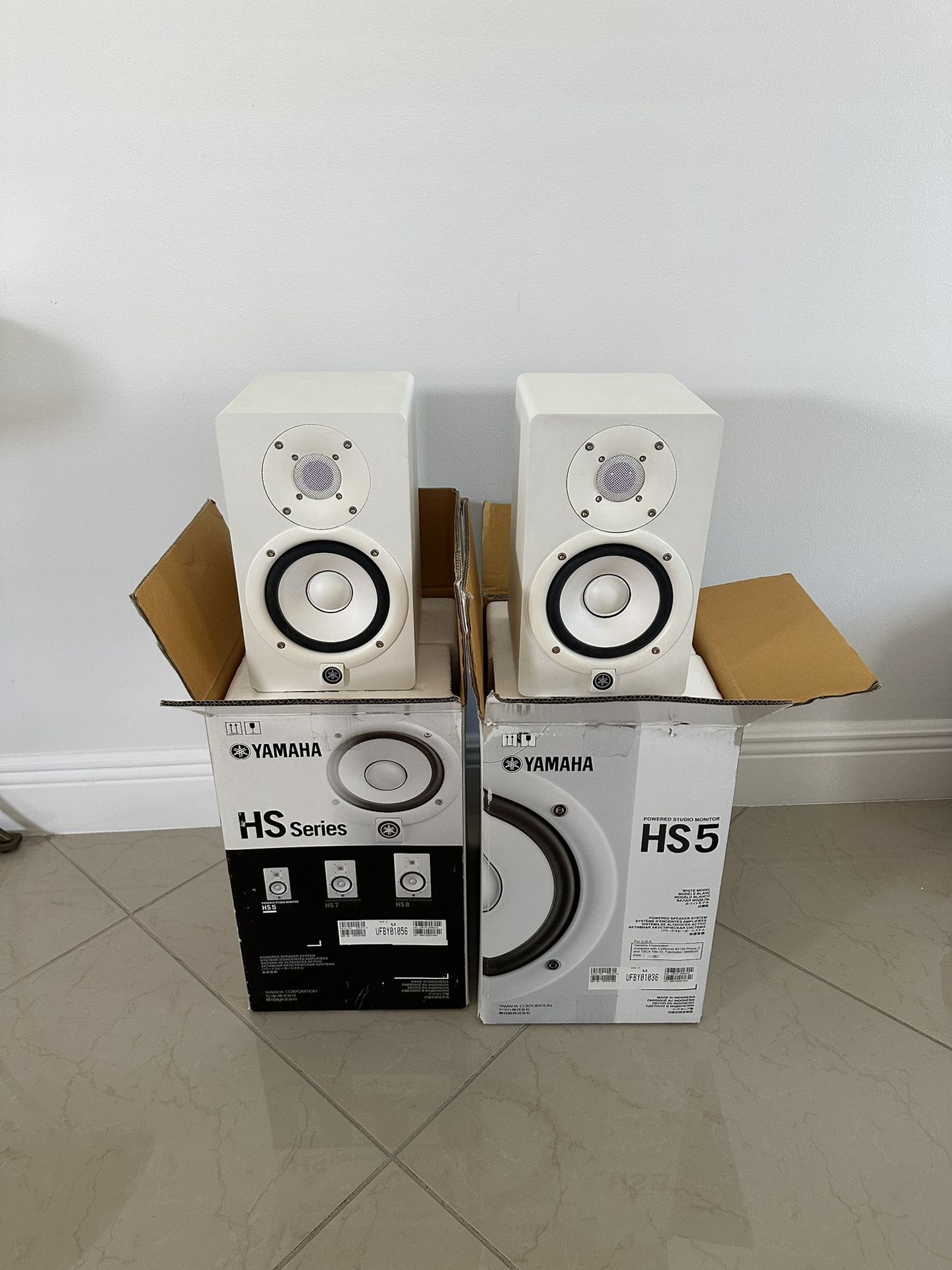 Yamaha HS5 5 inch Powered Studio Monitor Pair for Sale in Miami, FL - OfferUp