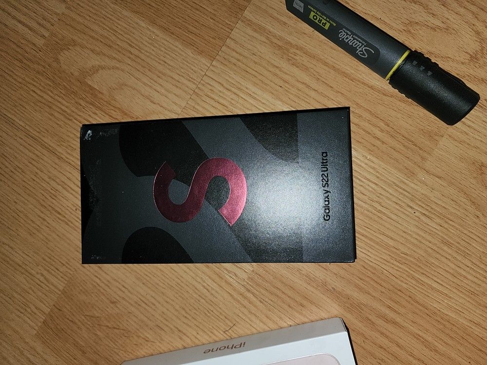 Samsung Galaxy S22 Ultra Box for Sale in Pompano Beach, FL - OfferUp