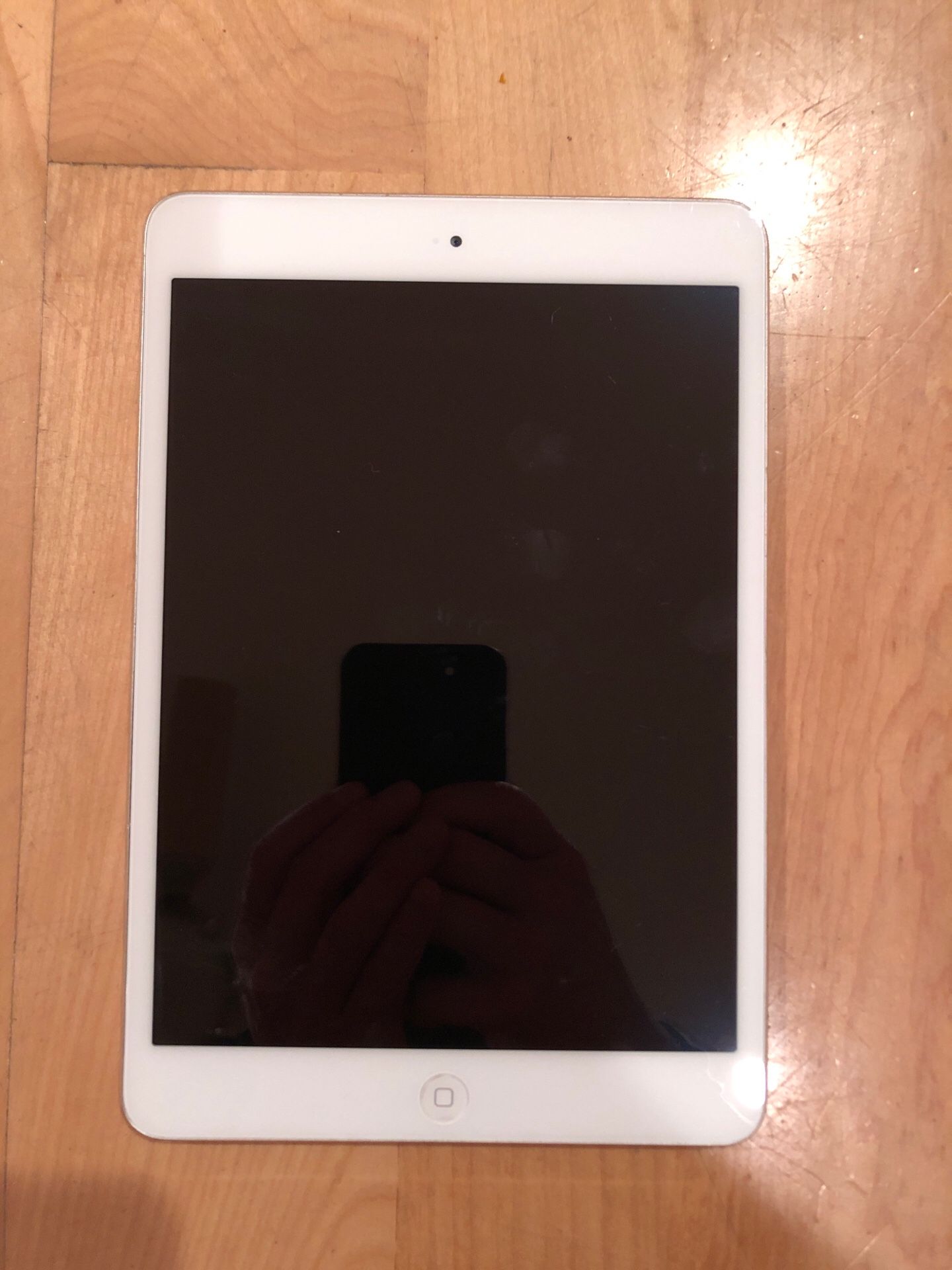 iPad Mini 1st Gen. 16GB. White/Silver for Sale in San Francisco, CA ...