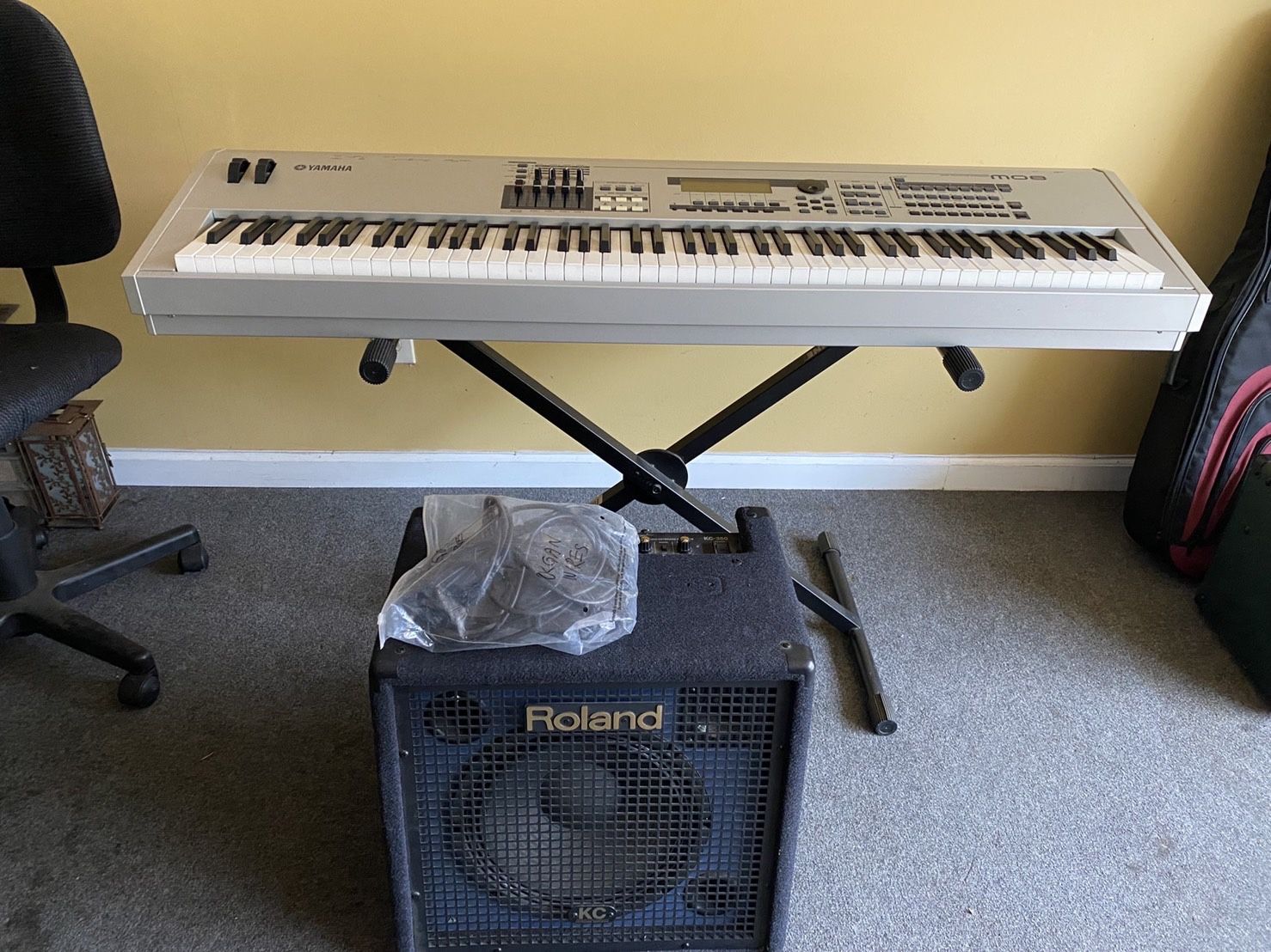 Roland Keyboard Amplifiers Stands