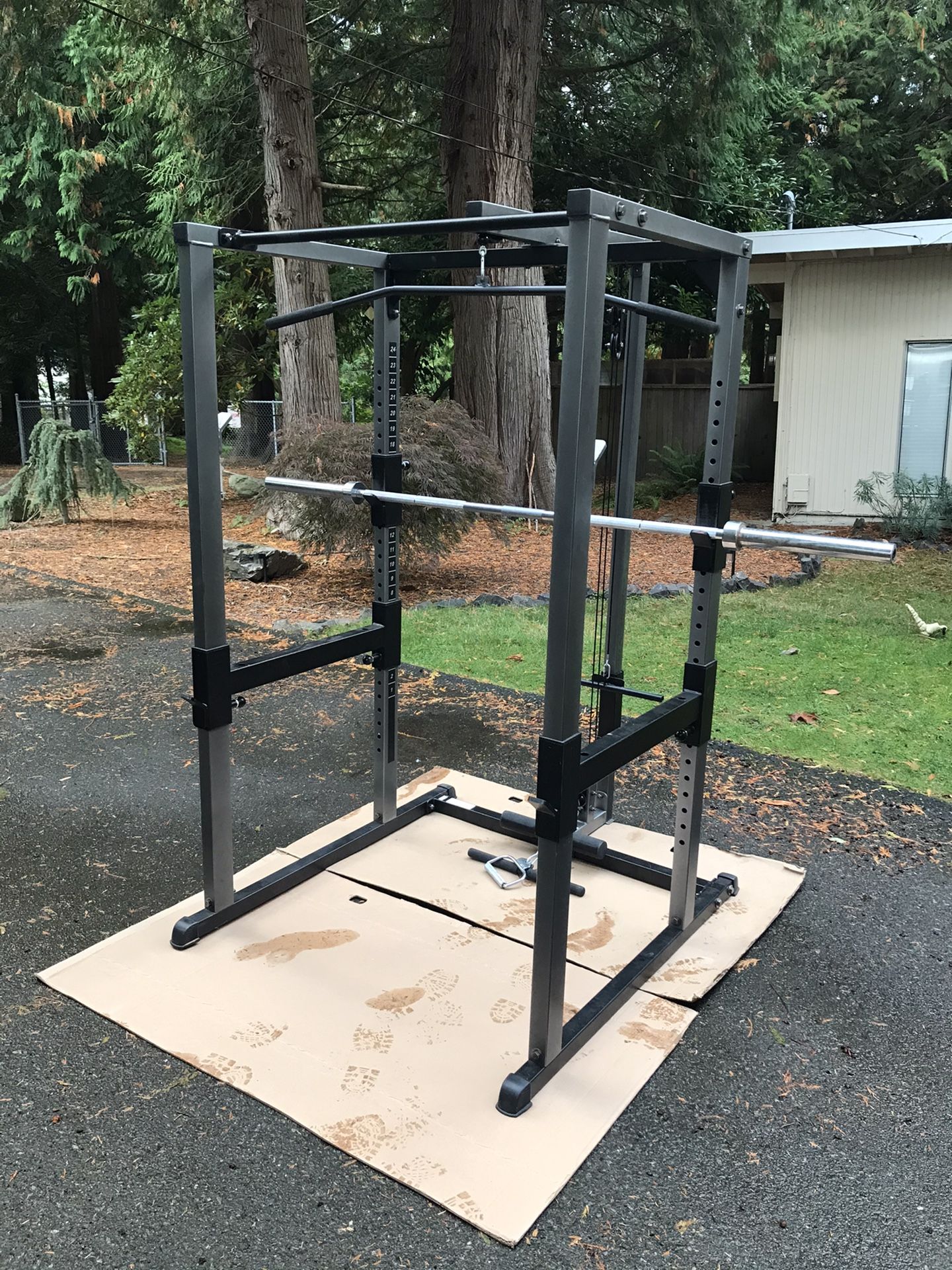 Parabody squat rack w/pull down-row attachment for Sale in Issaquah, WA ...