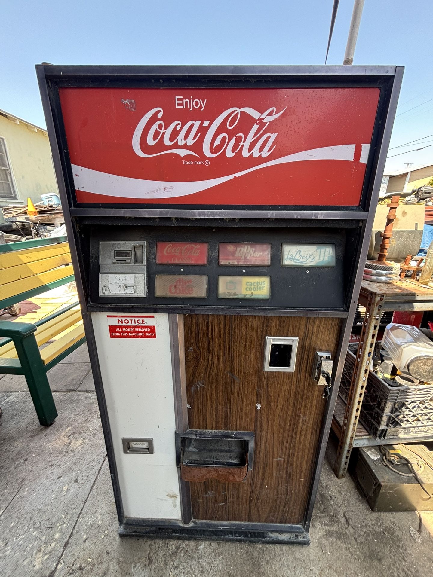 Vintage Coke Machine Cans And Coins for Sale in Covina, CA - OfferUp