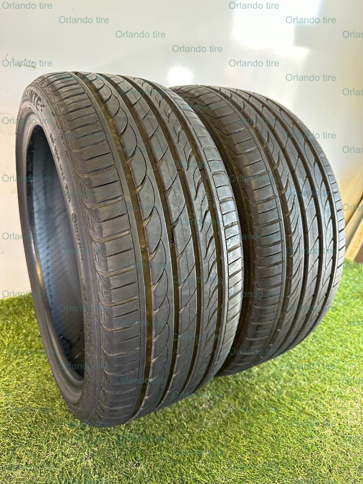 S507 225 40 18 92W Delinte DH2 - 2 Used Tires 90% Life for Sale in ...