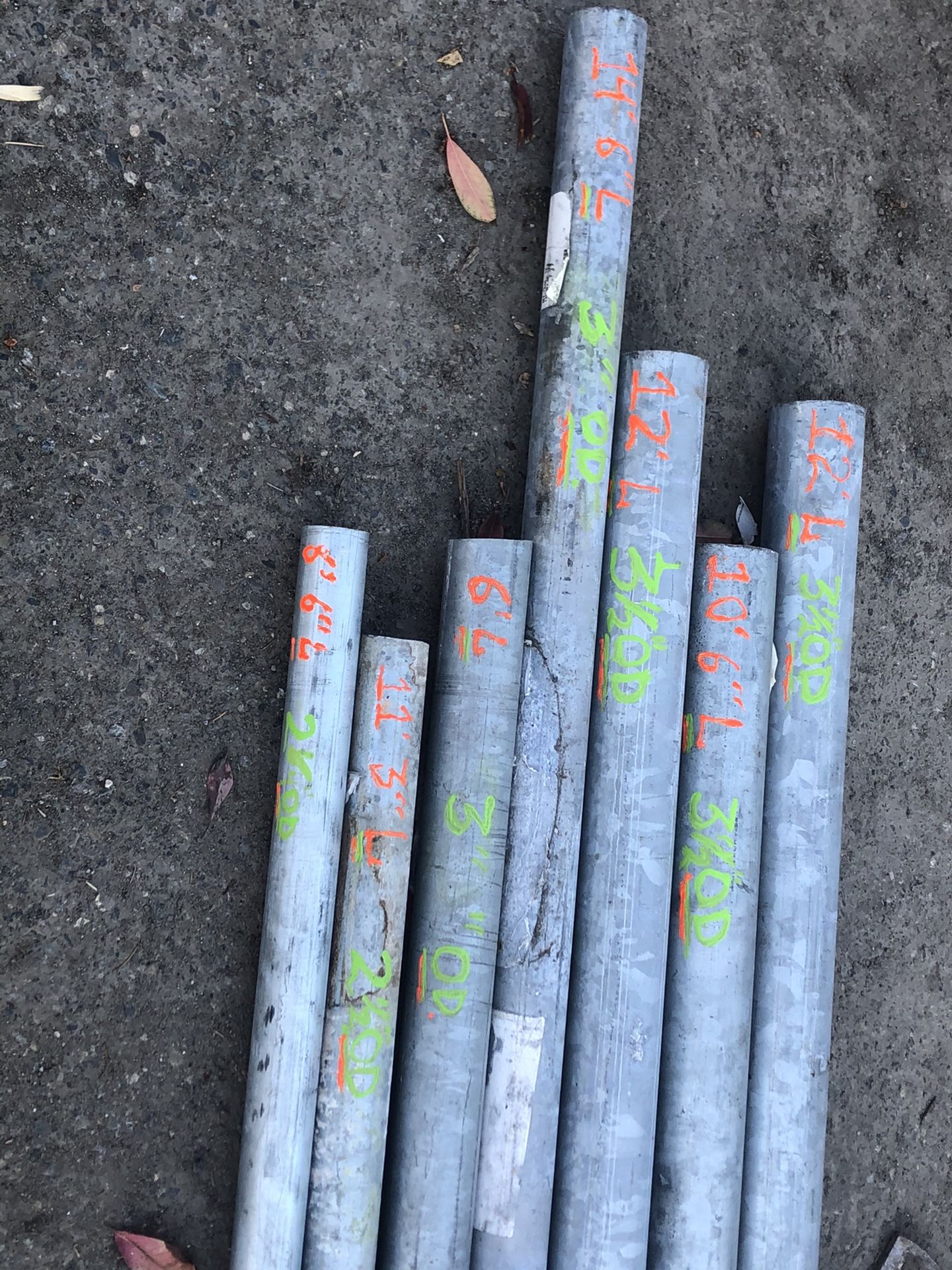 Heavy Duty Industrials Grade Galvanized Steel Pipe/ Poles for Sale in ...