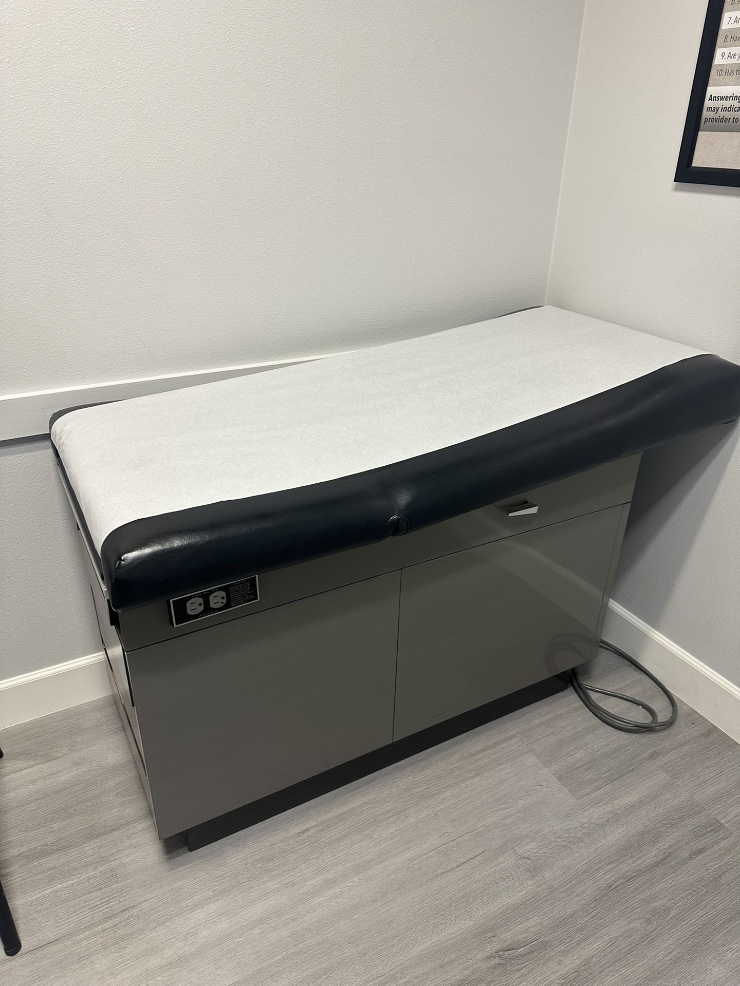 Bed Exam Tables for Sale in Las Vegas, NV - OfferUp