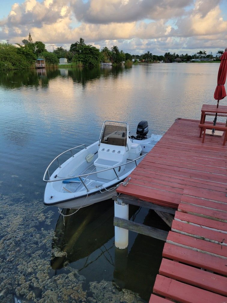 2001 Boat 17 Foot Center Console for Sale in Miami Gardens, FL - OfferUp