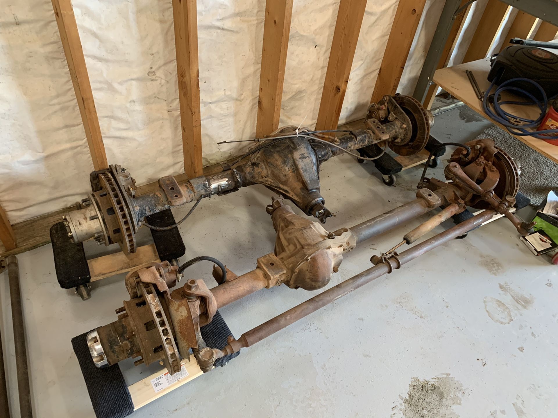 Dana 60 1 ton and Dana 44 axle set for Sale in Gilbert, AZ - OfferUp