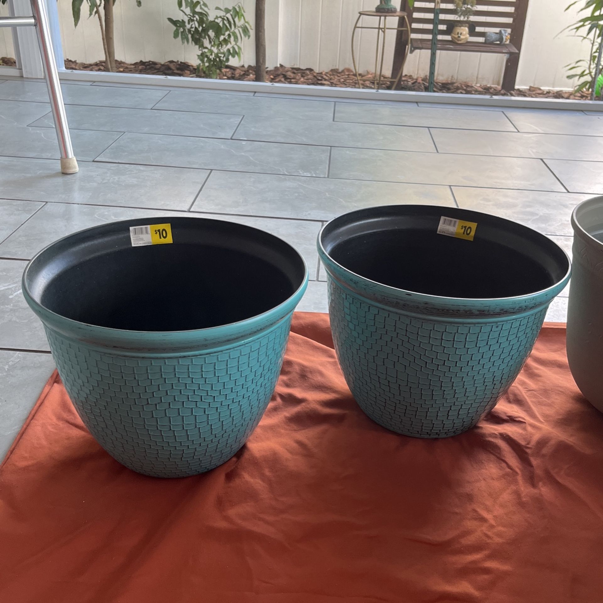 14 Baskets for plants for Sale in Tampa, FL - OfferUp