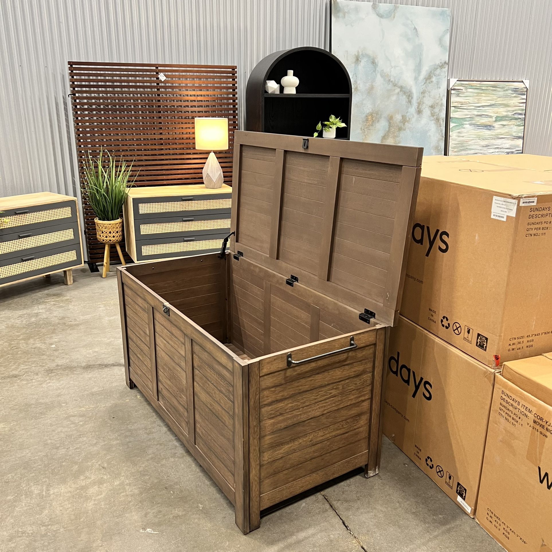 FREE TODAY ONLY 1/1 Warehouse Move Out | Extra Large Storage Chest ...