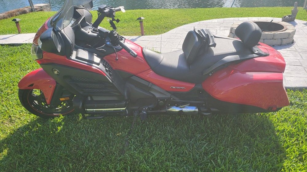 2013 Honda Goldwing f6b for Sale in Miami, FL - OfferUp