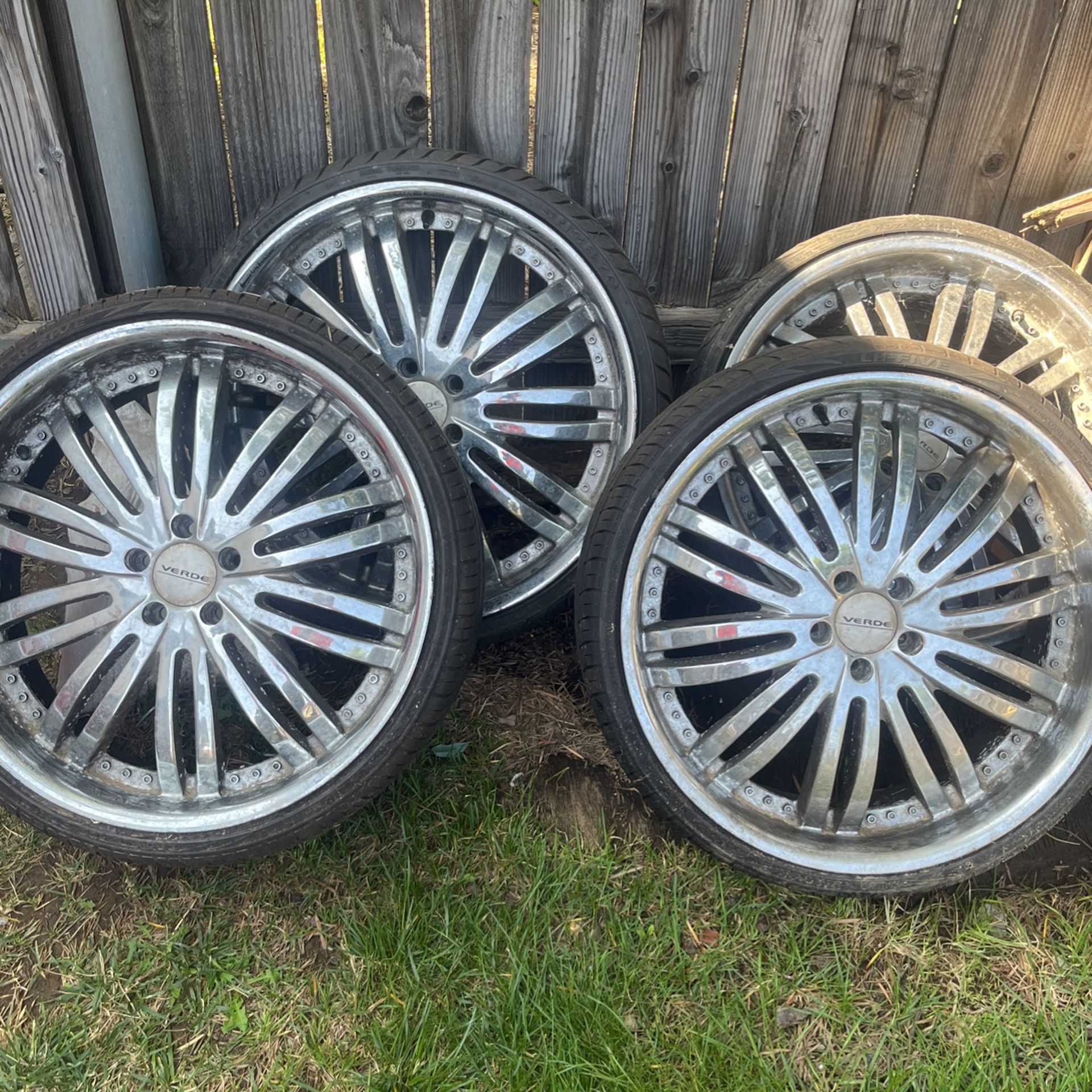 Verde, Chrome, 24 Inch Rims for Sale in Moreno Valley, CA - OfferUp