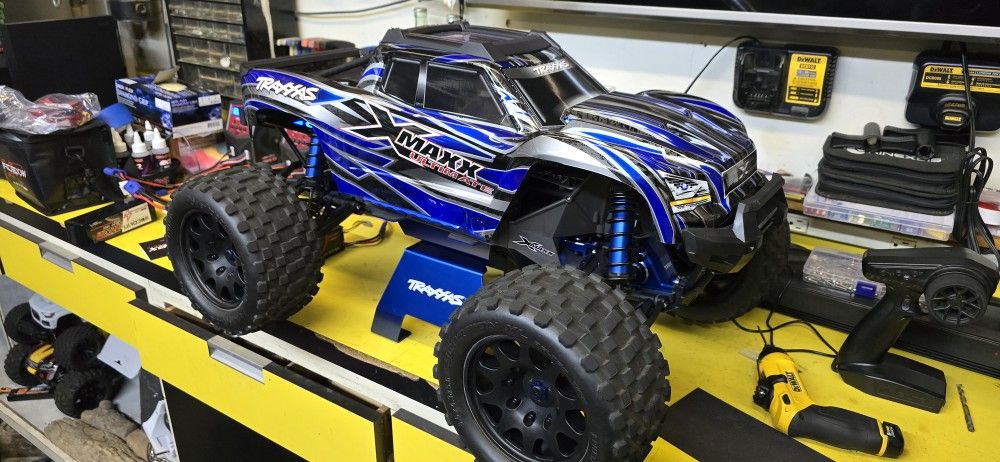 Traxxas Xmaxx 12s W/upgrades for Sale in Whittier, CA - OfferUp