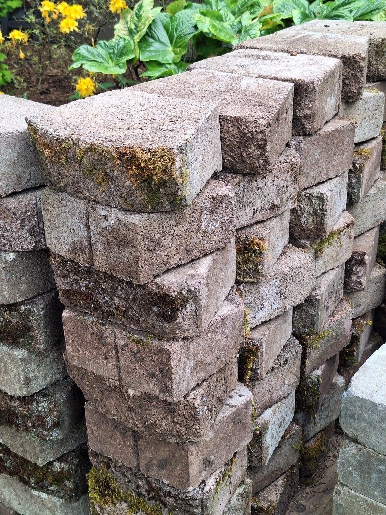 70 Retaining Wall Blocks 12x8x4" . SAVE! for Sale in Spanaway, WA - OfferUp
