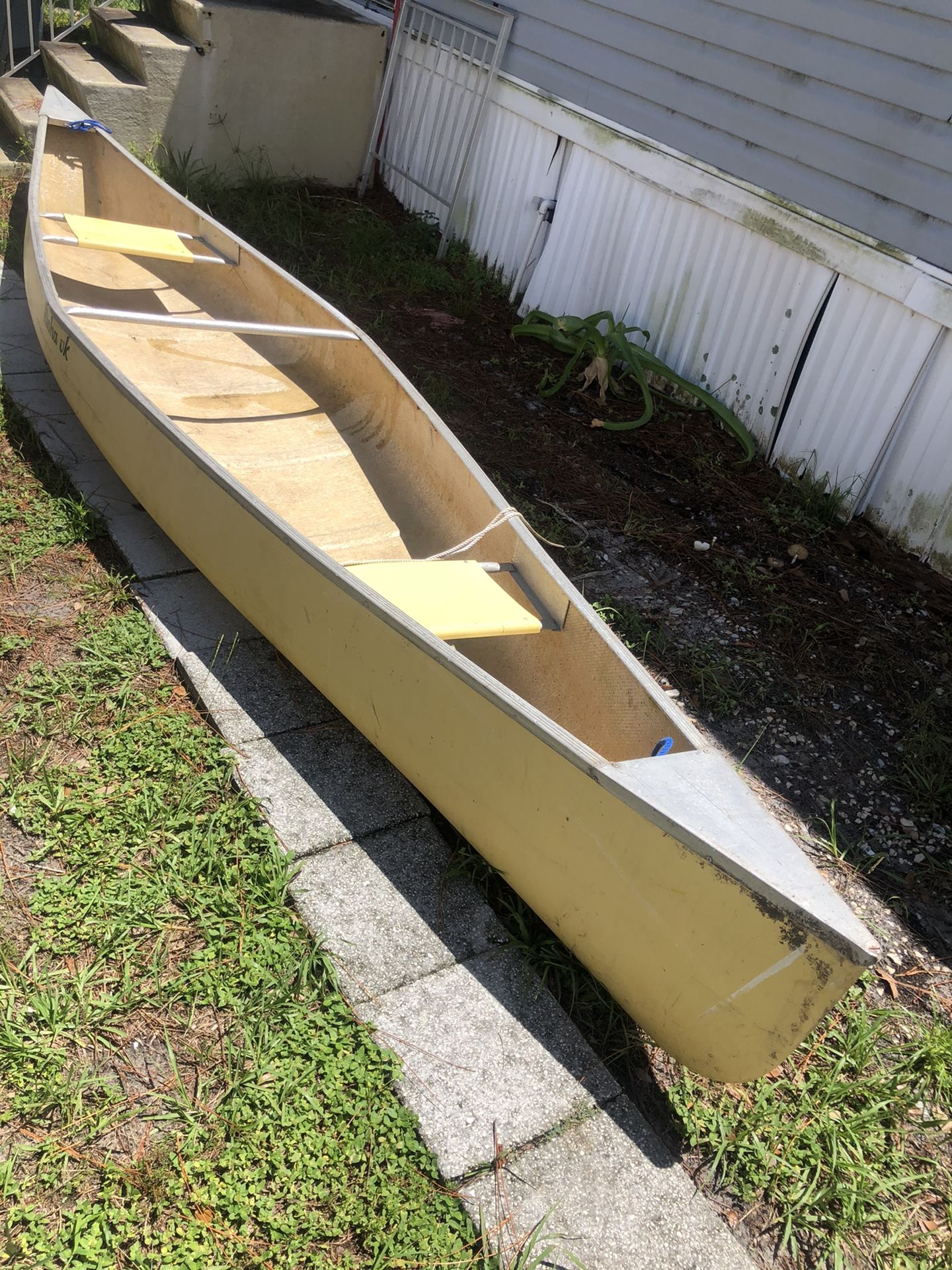 16ft Mohawk canoe for Sale in Tampa, FL - OfferUp